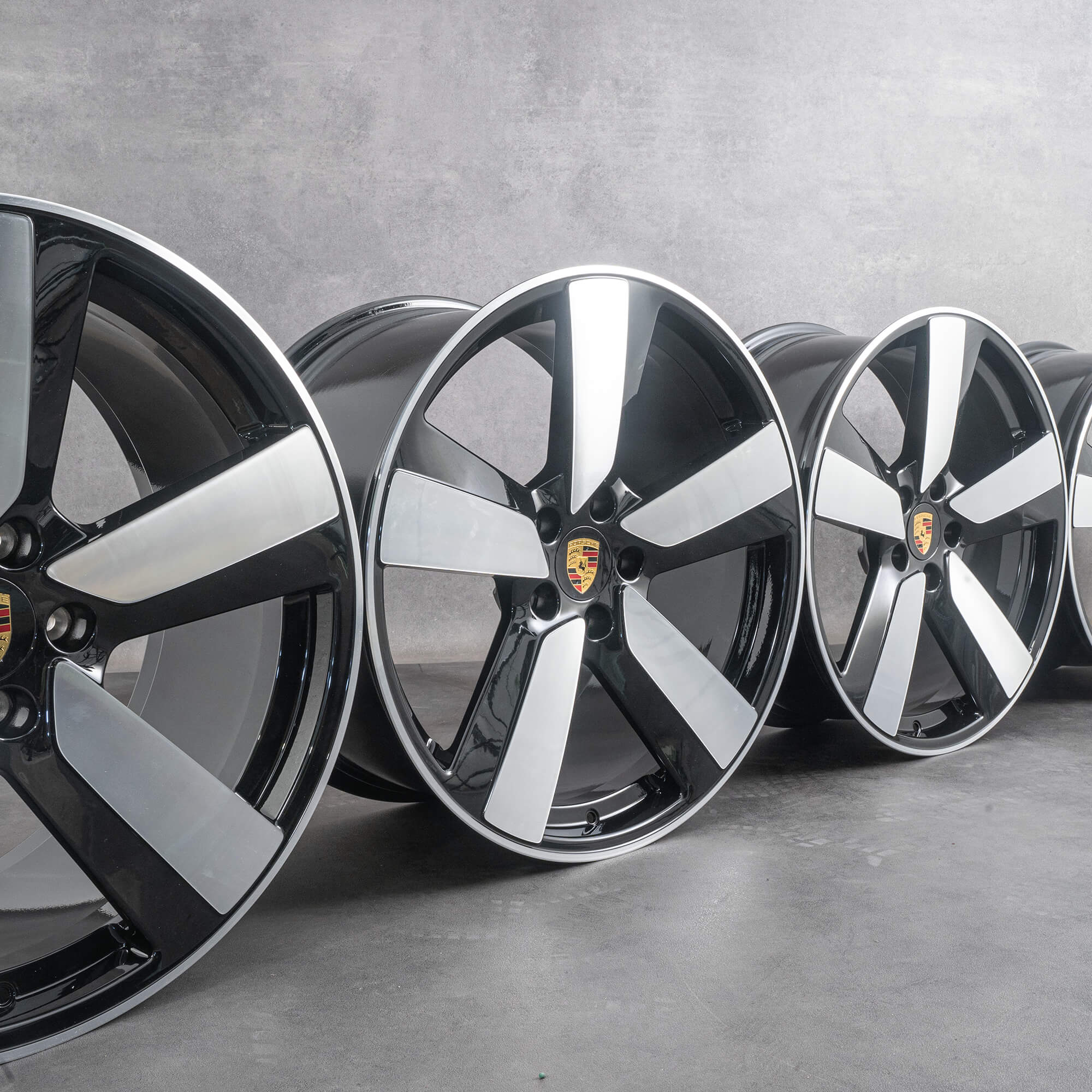 Originale Porsche 22 tommer Macan Electric alufælge dyb sort 041
