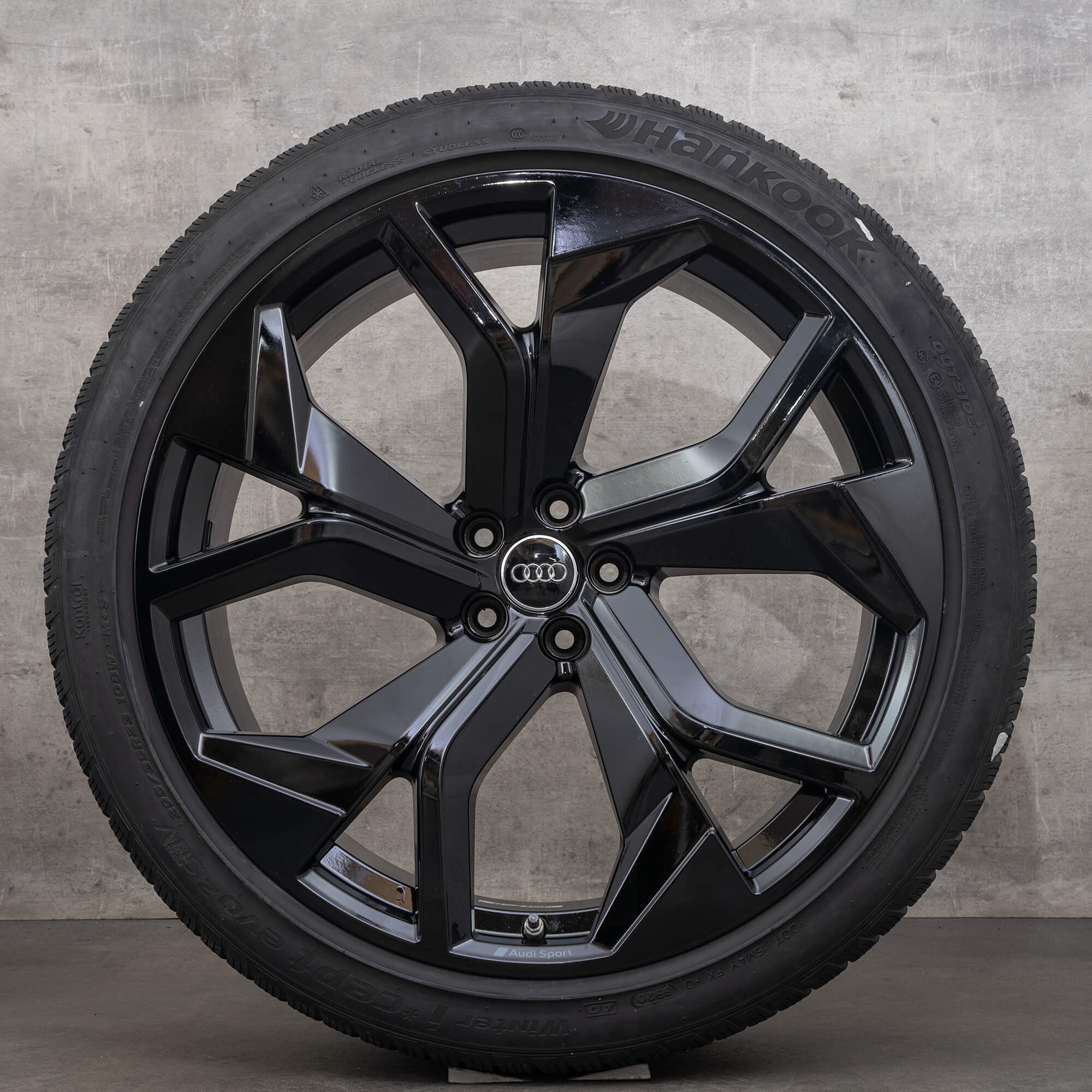 Audi RS Q8 4M8 winter wheels 23 inch rims tires black 4M8601025AP