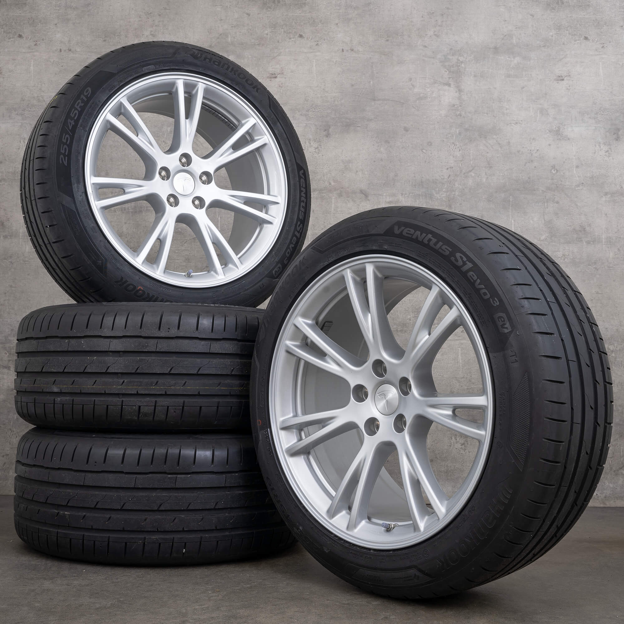 Tesla Model Y summer wheels 19 inch rims tires 1188222-00-B