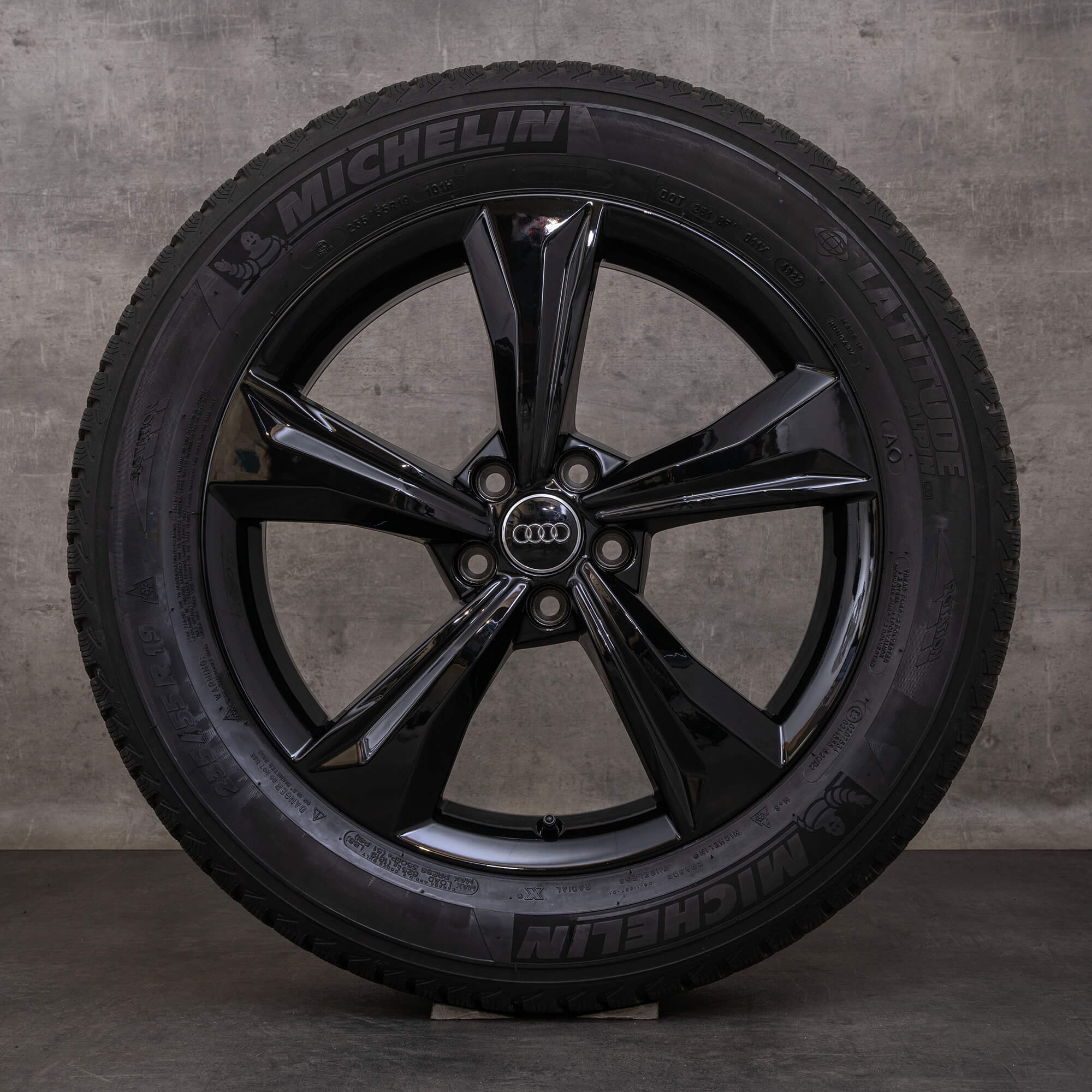 OEM Audi Q5 SQ5 snow tire packages 19 inch FY rims 80A601025K black glossy