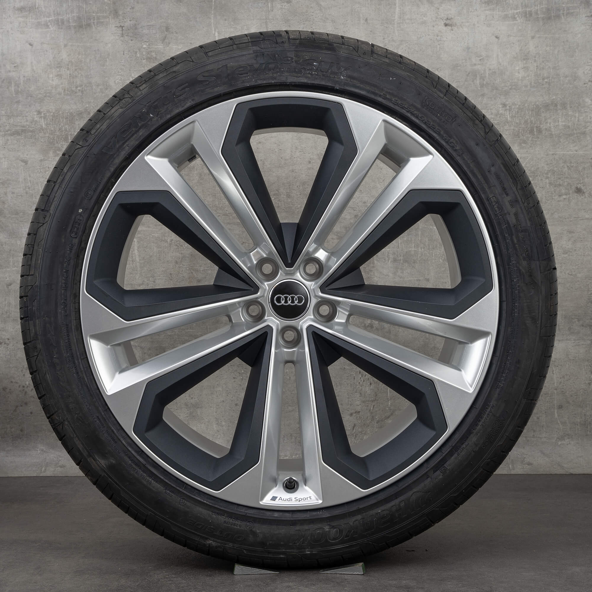 Audi 22 inch rims Q8 SQ8 4M8 summer tires summer wheels 4M8601025AN NEW