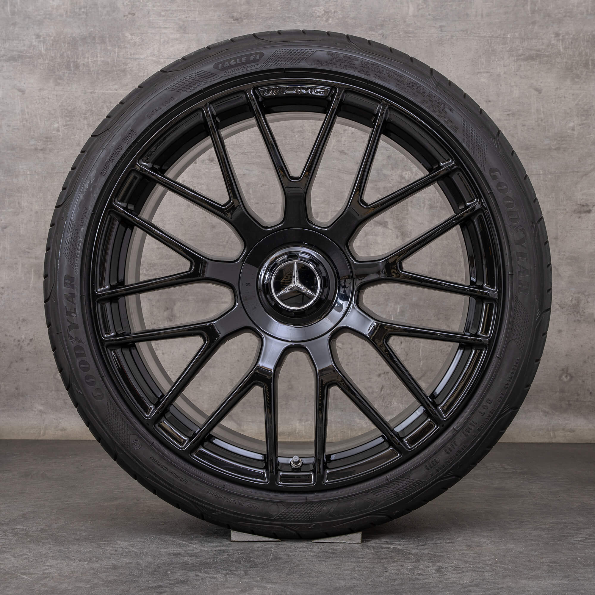 Original Mercedes Benz CLS 63 AMG jante 19 inch C218 X218 anvelope vară ...