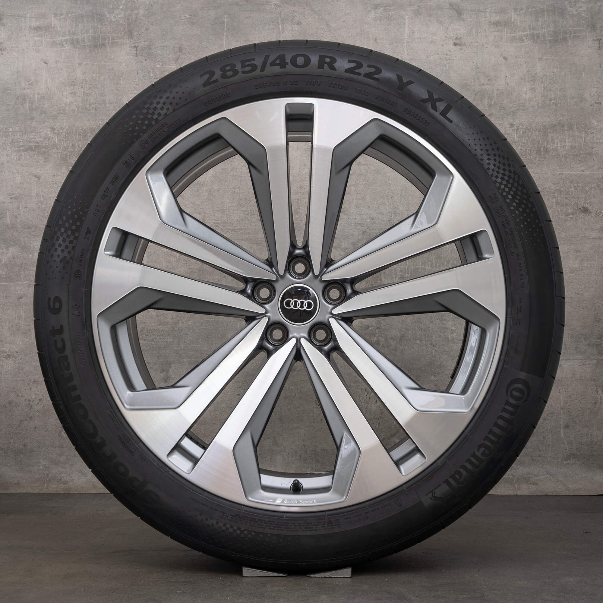 Audi Q8 SQ8 4M8 summer wheels 22 inch rims tires 4M8601025K