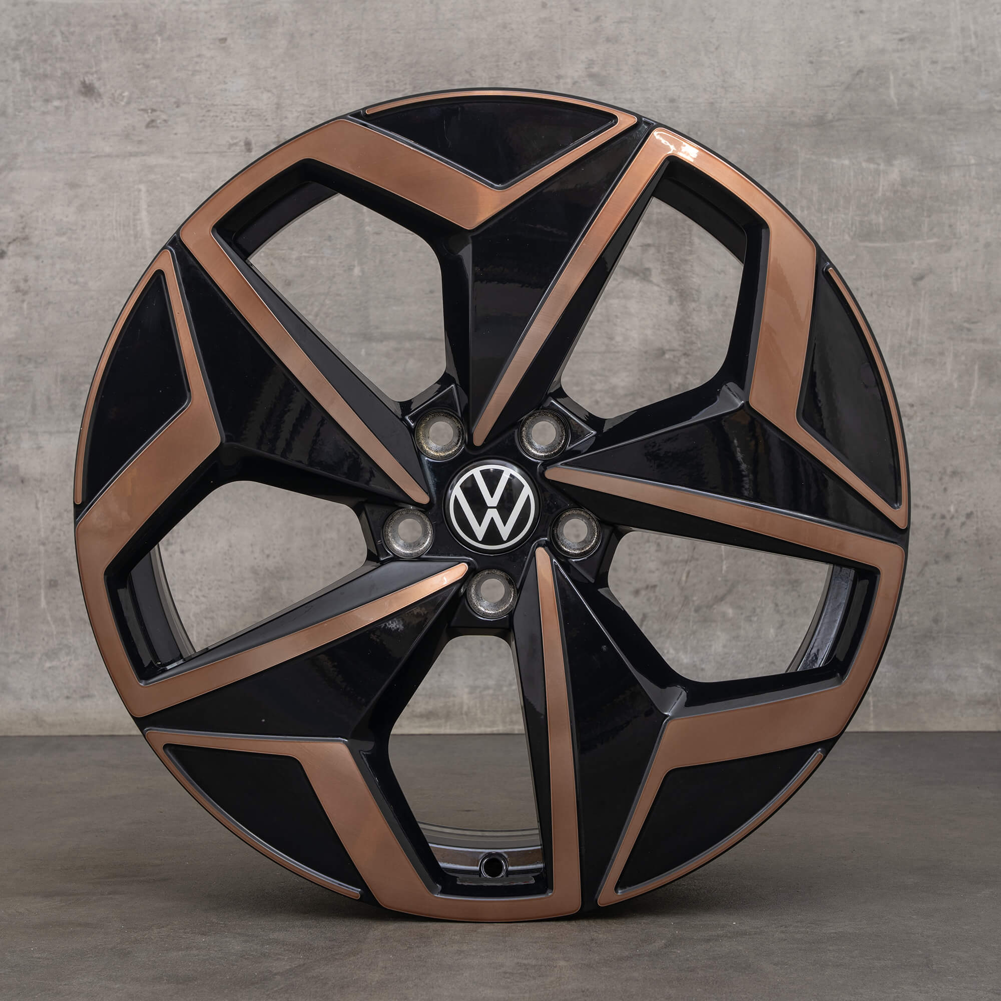 VW ID.3 E1 19 inch rims Andoya black copper polished 10A601025J