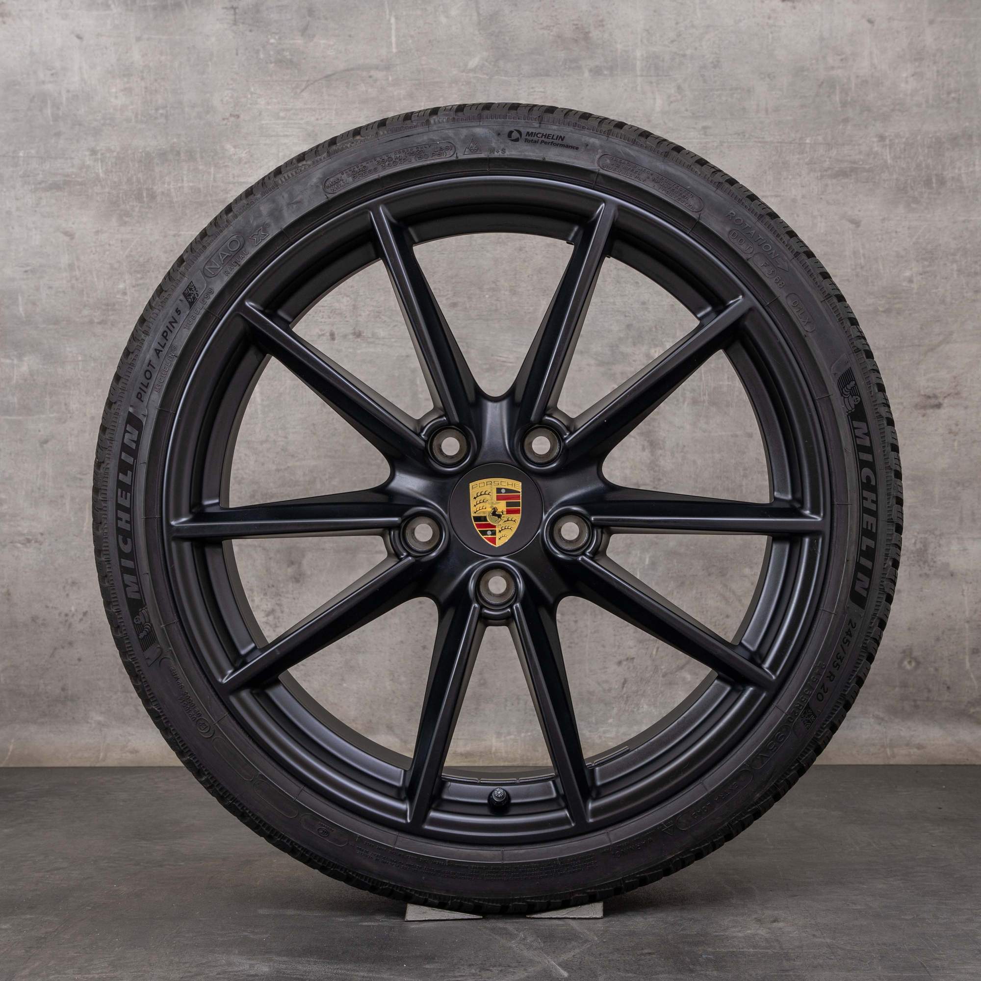 Original Porsche 992 I zimní pneu s disky 20 21palcové ráfky na auto ...