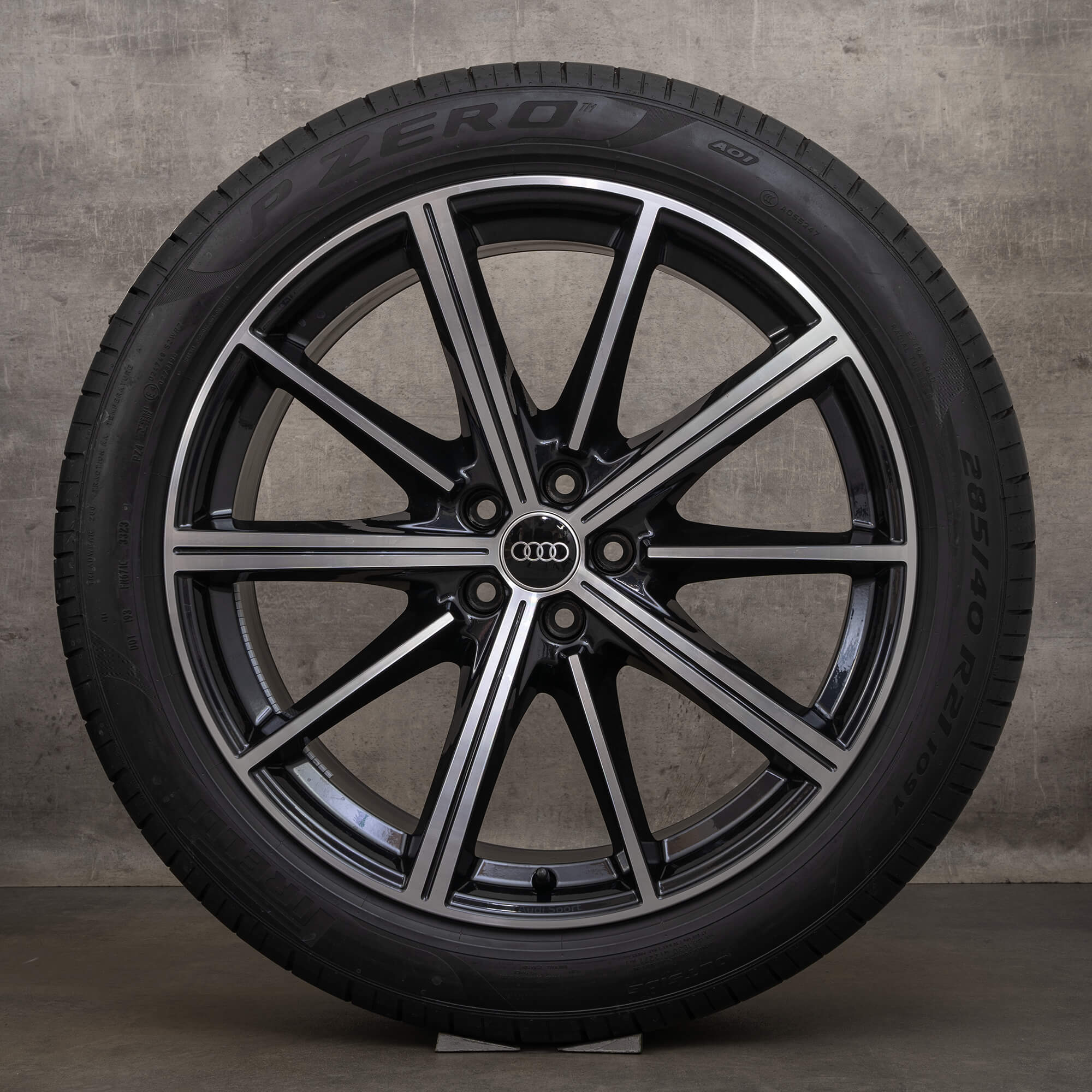 OEM Audi Q7 SQ7 4M 21 inch summer tires rims 4M0601025CC black