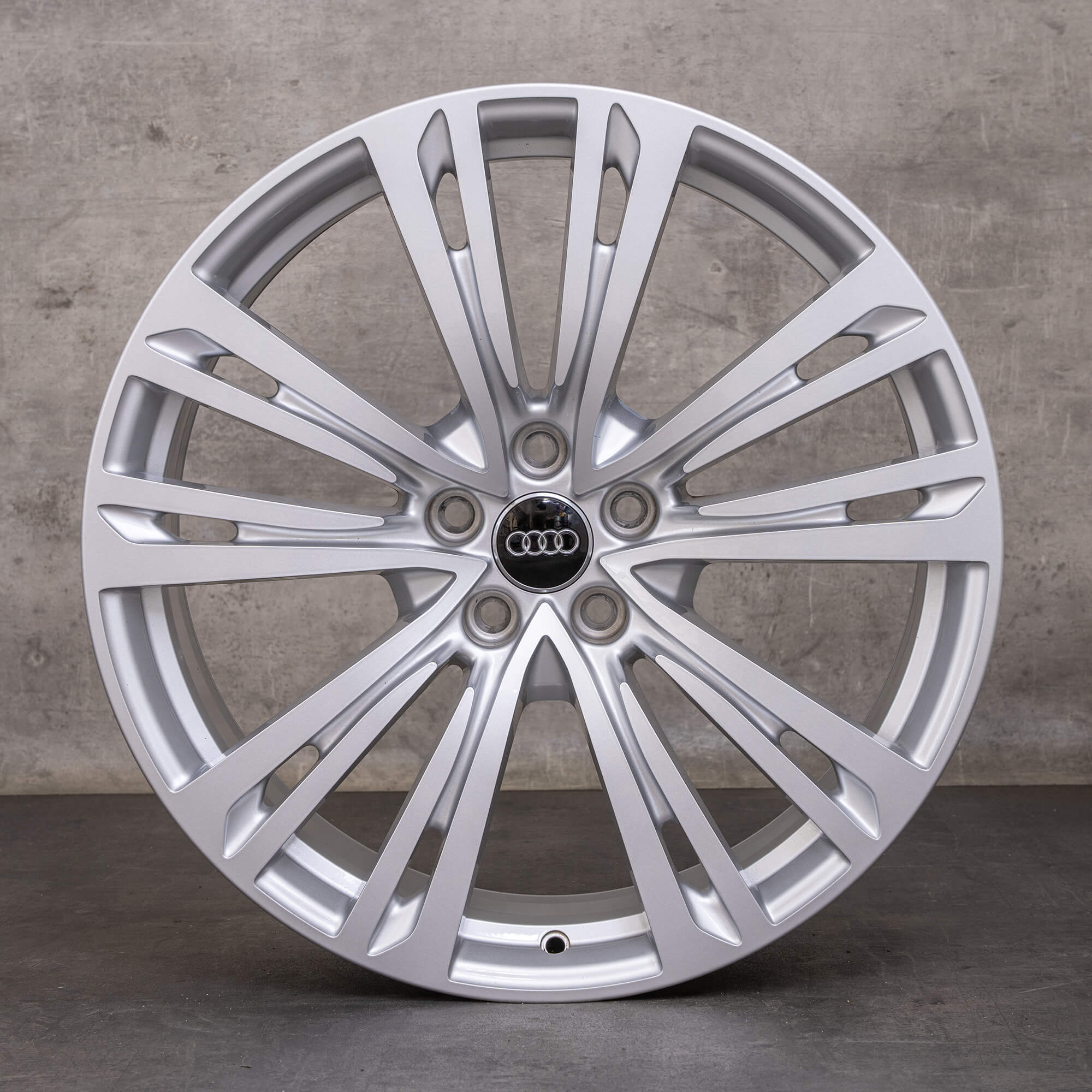 OEM Audi A8 S8 Rims 20 inch 4N D5 4N0601025Q silver glossy