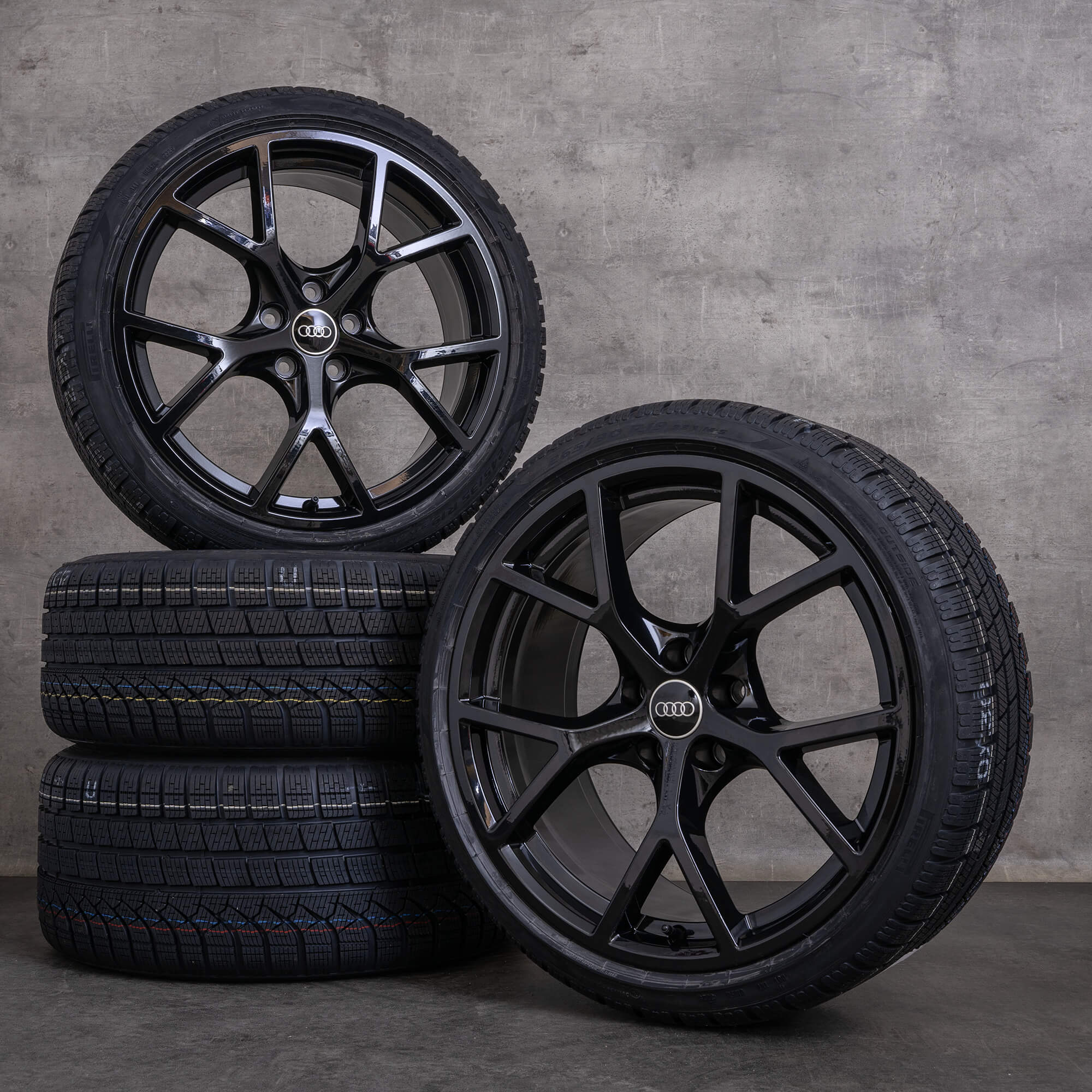 Original Audi RS3 Winterräder 19 Zoll 8Y RS Felgen 8Y0601025BP 8Y0601025BQ schwarz glanz