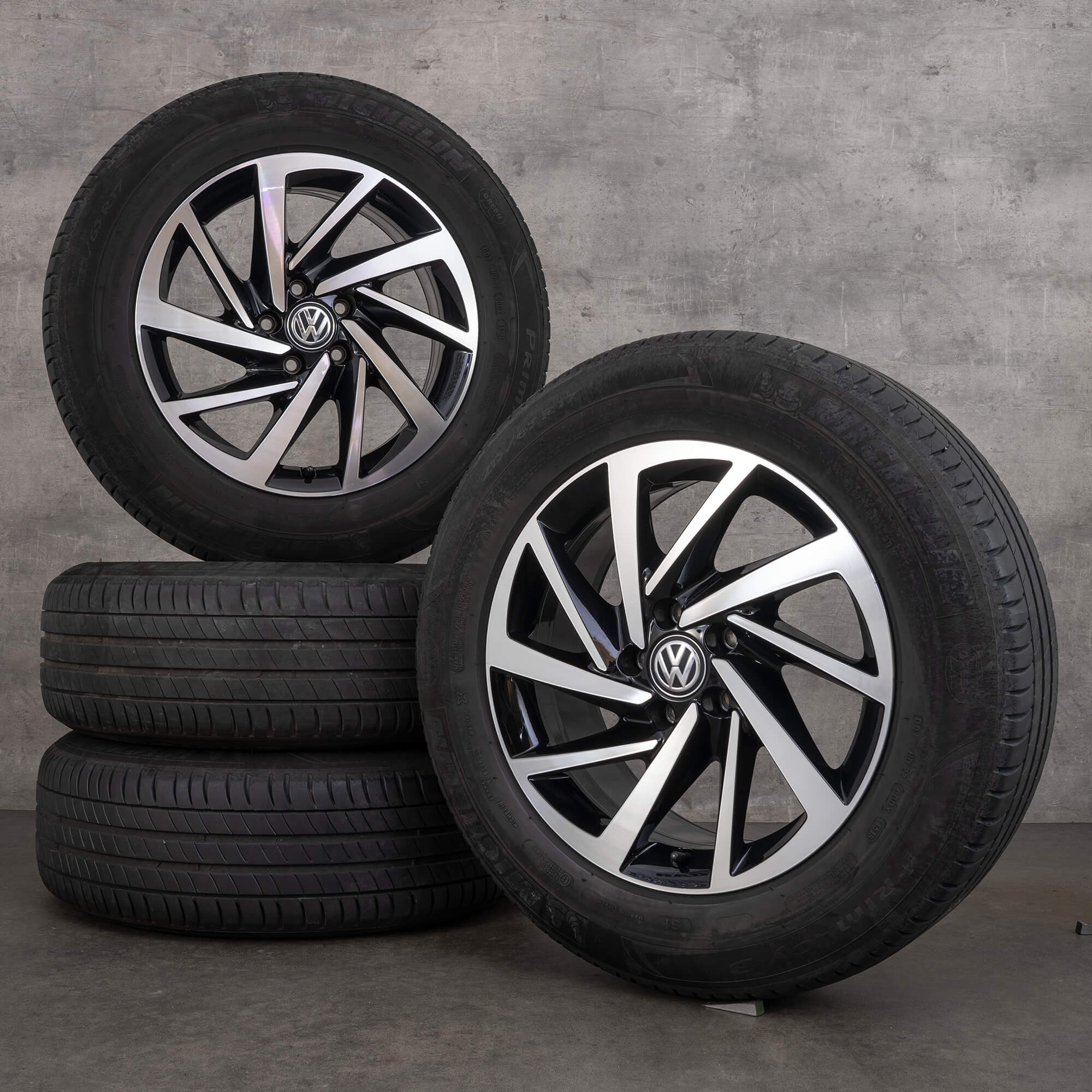 VW Tiguan 5N summer wheels alloy rims 17 inch tires 5NA601025T