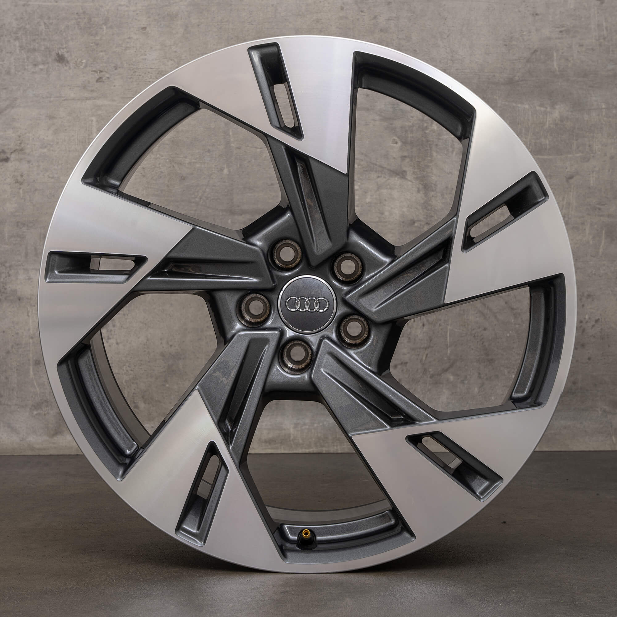 Audi 20 inch rims Q8 e-tron GE alloy 4KE601025T 5-arm dynamic design NEW