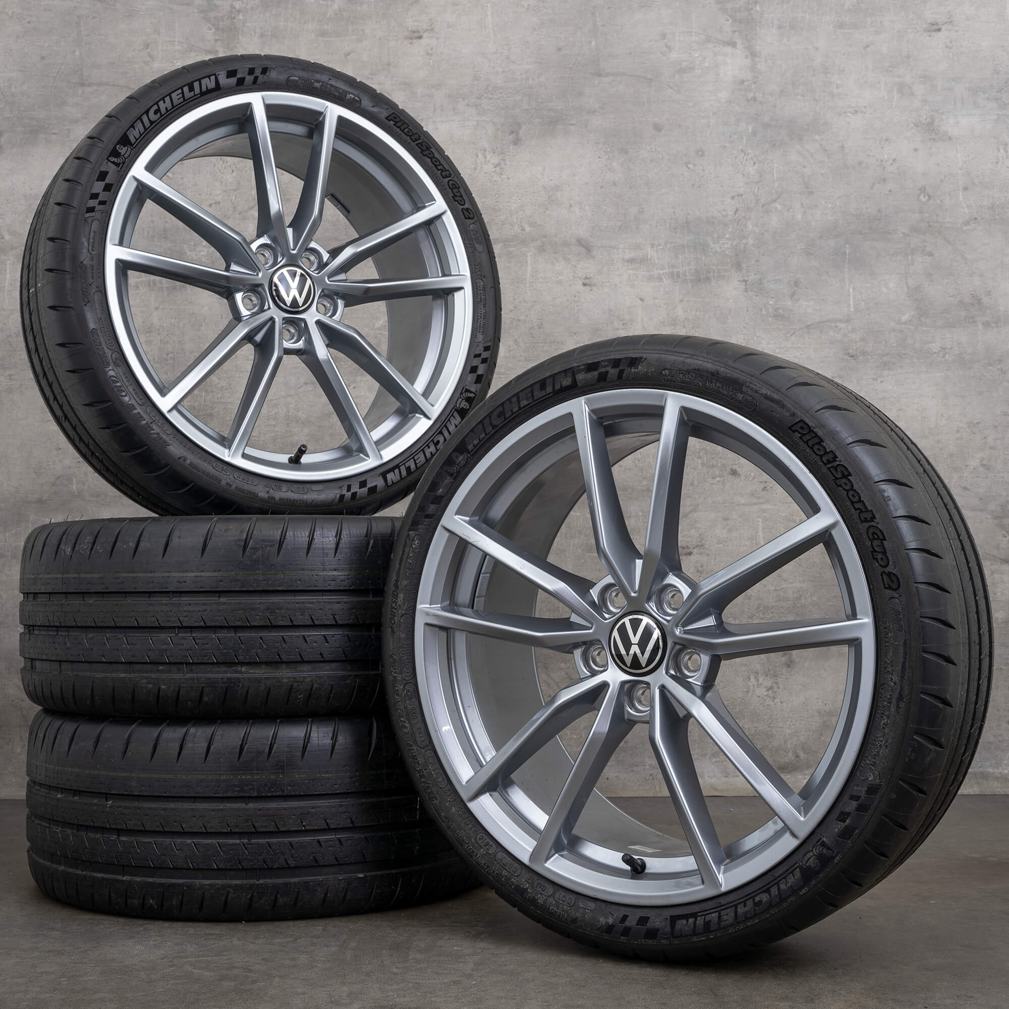 VW Golf 6 7 R GTI Sommerräder 19 Zoll Felgen Pretoria Sommerreifen volles Profil