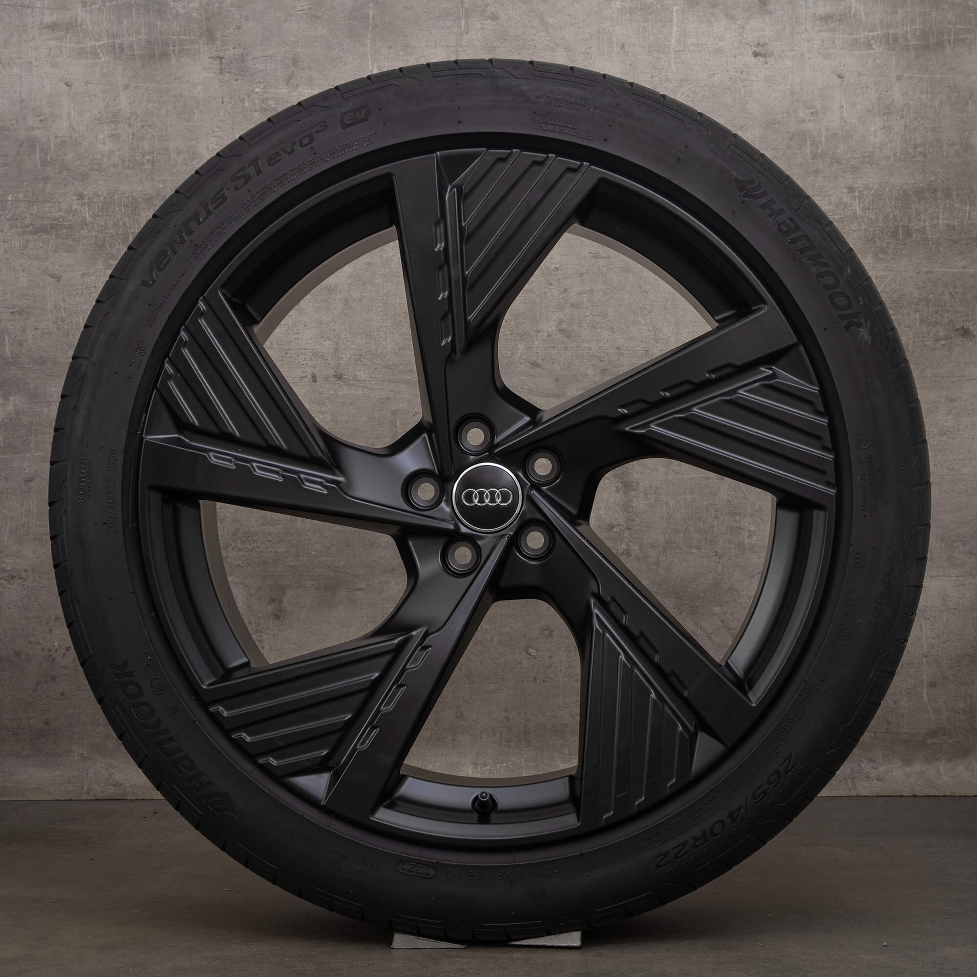 OEM Audi Q8 e-tron snow tire packages 22 inch GEN GEA & Sportback rims ...