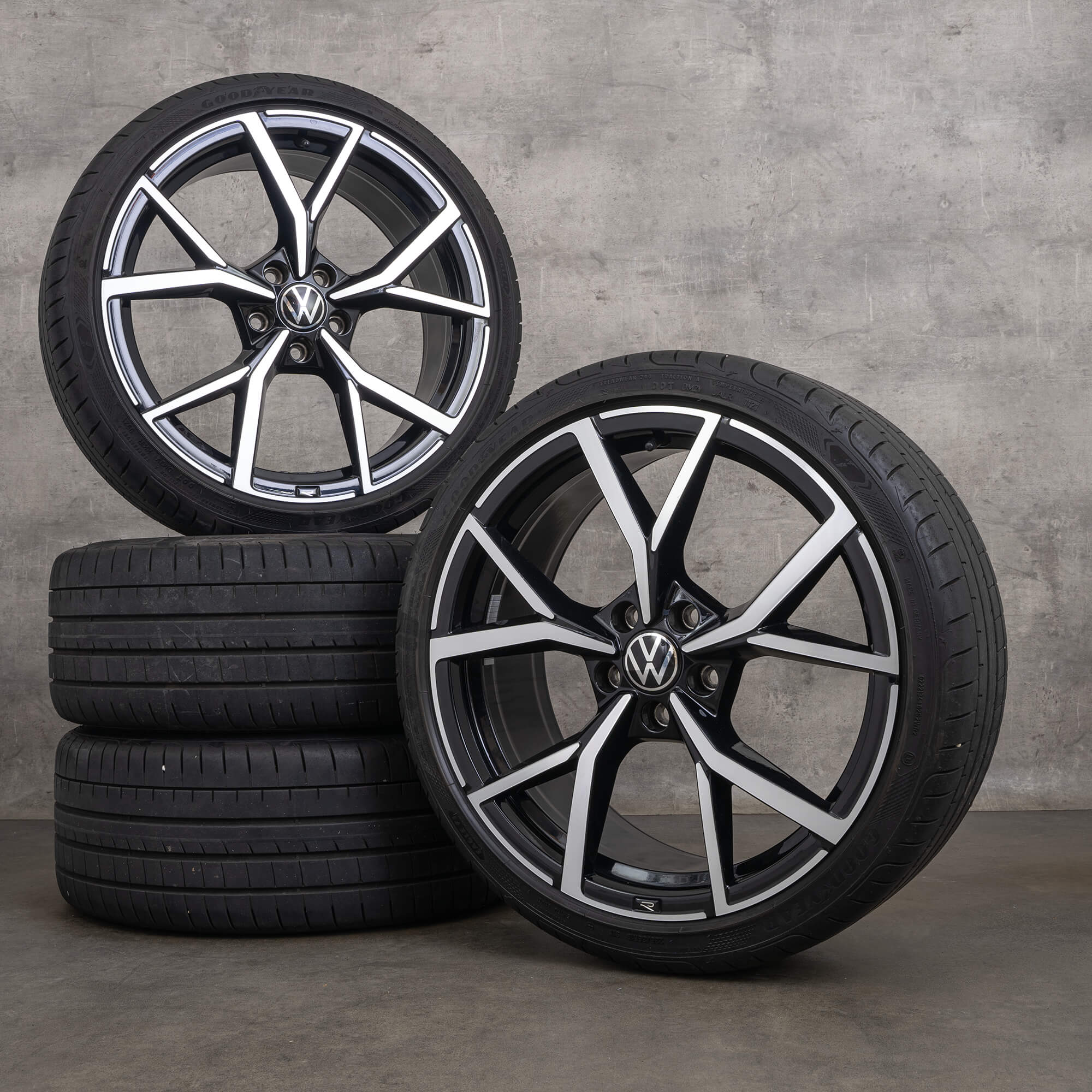 VW Golf 8 summer wheels 19 inch rims tires Estoril 5H0601025S black