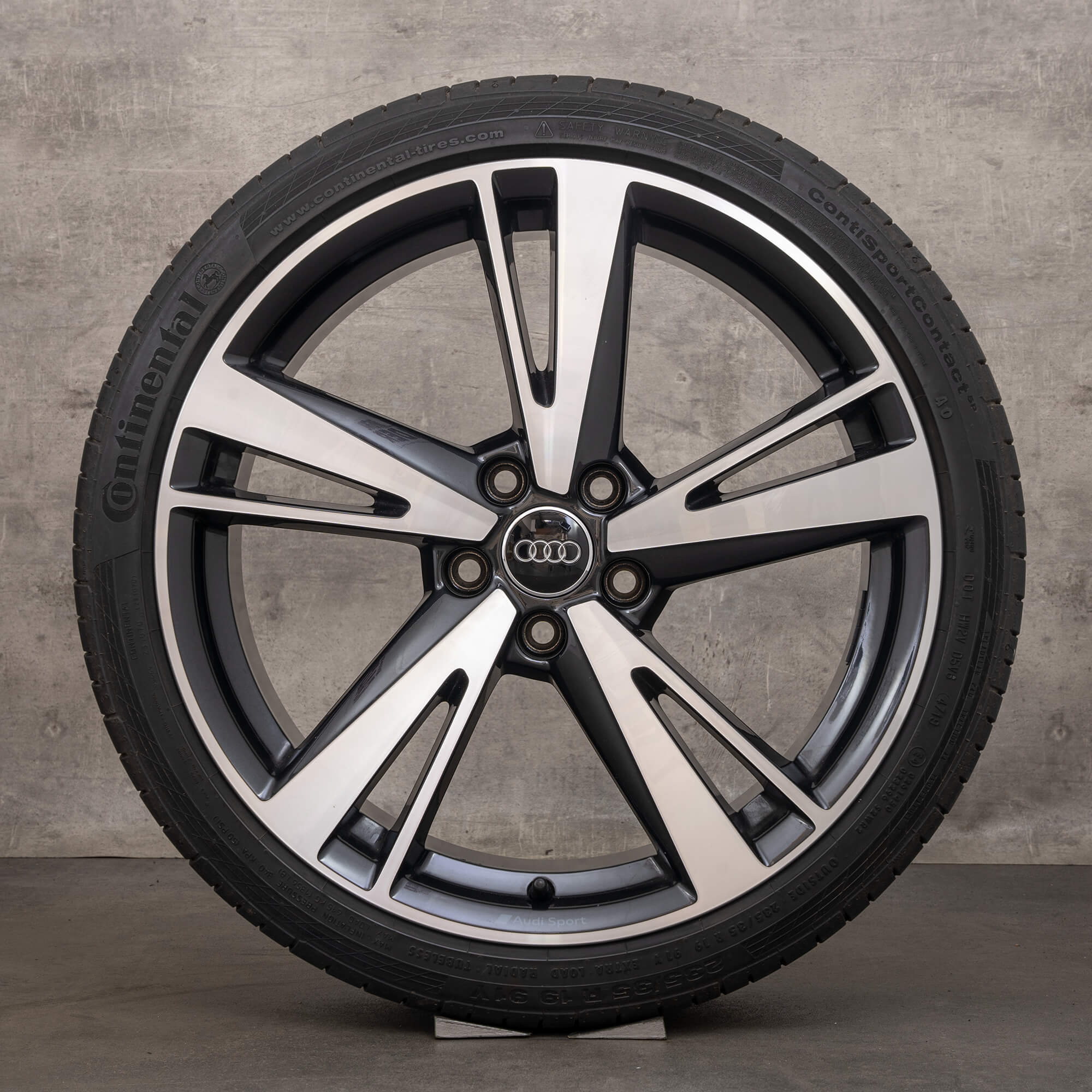 Audi RS3 8V sedan summer wheels 19 inch rims Blade tires