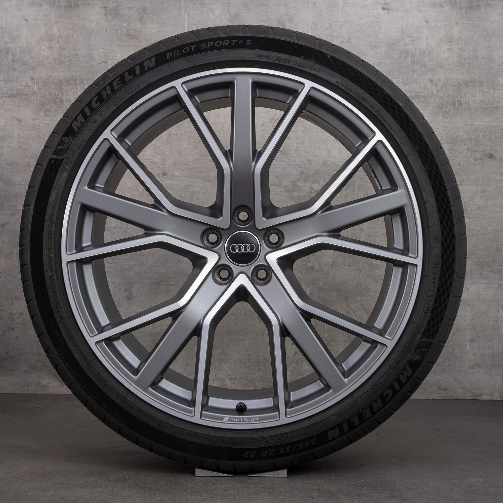 Audi Q7 SQ7 4M summer wheels 22 inch tires rims aluminum 4M0601025AG