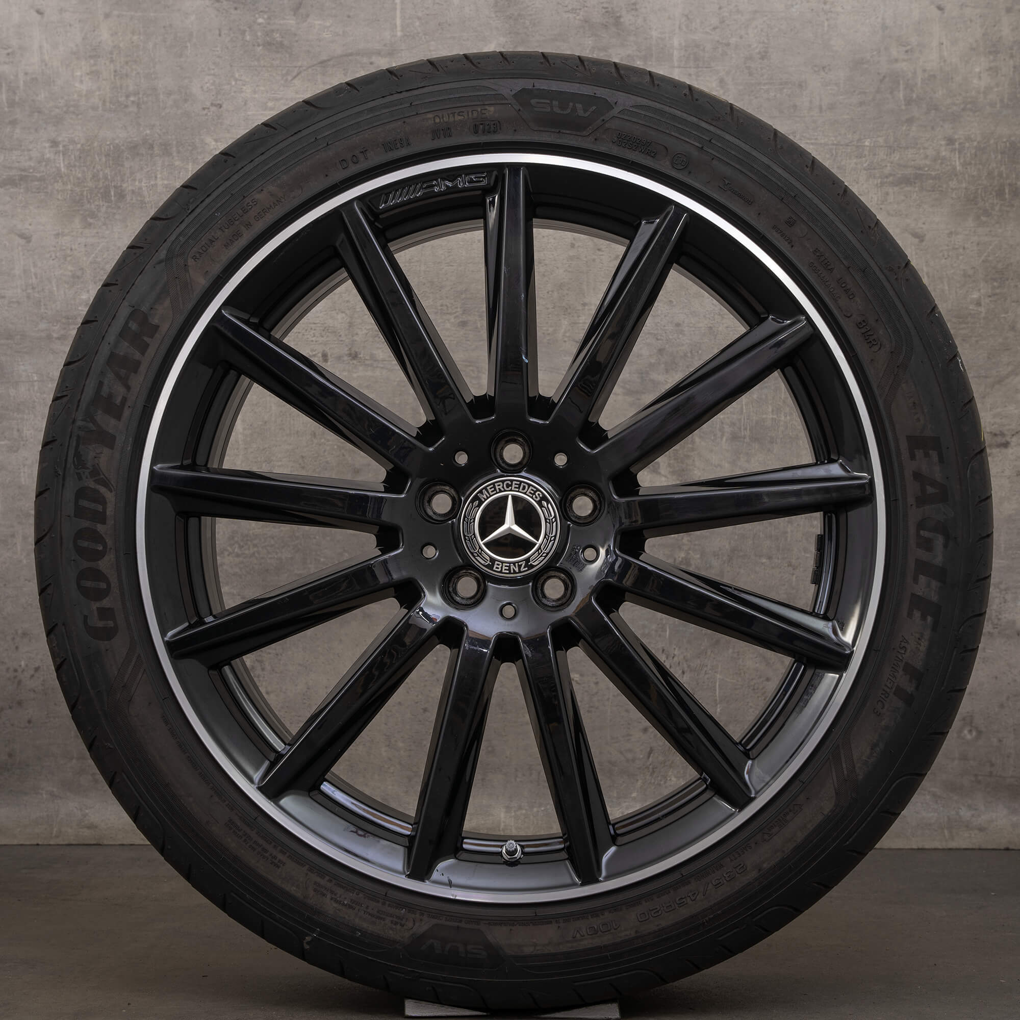 Original Mercedes AMG GLA GLB 247 20 inch summer tires A2474011600 rims