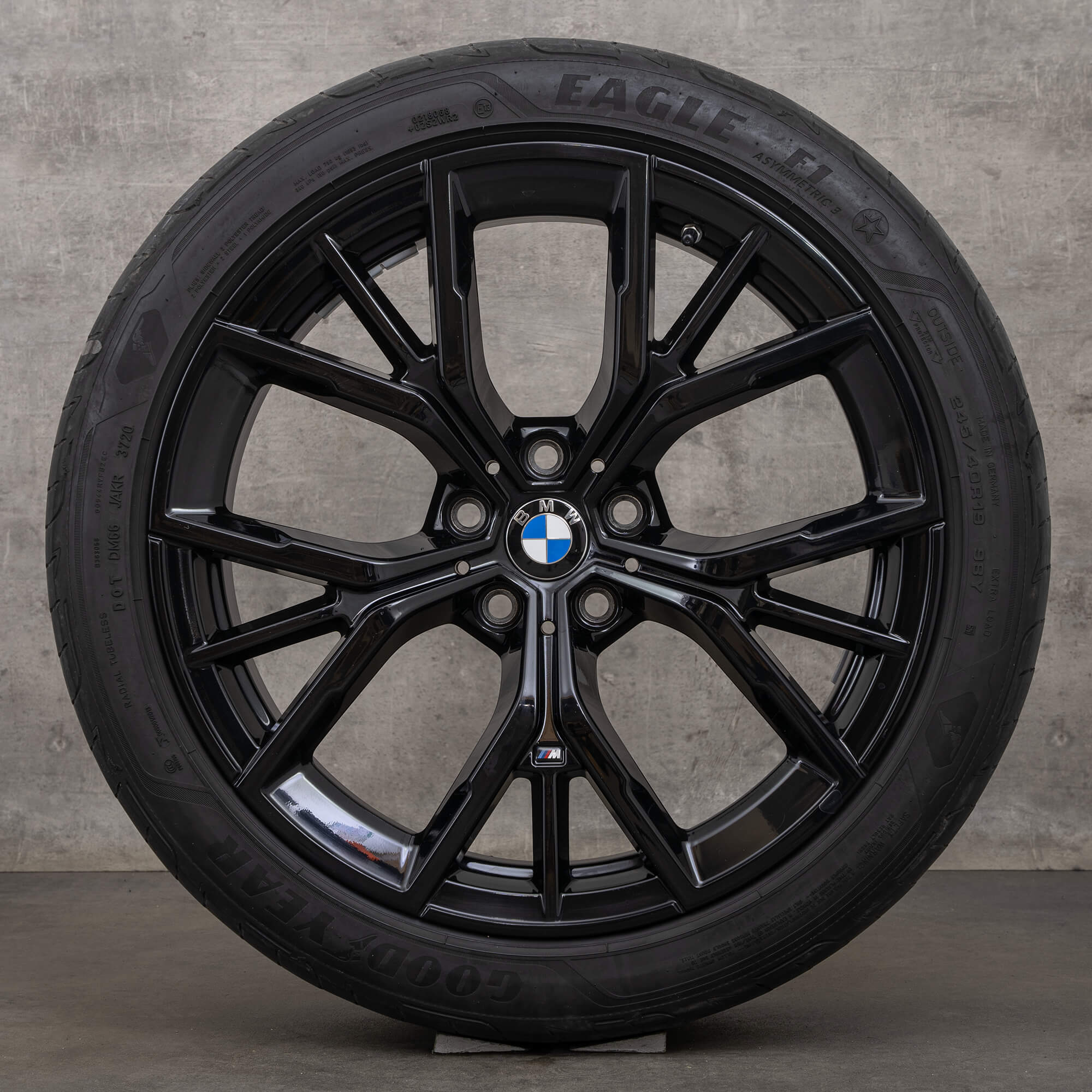 BMW 5 Series G30 G31 summer wheels 19 inch rims 845 M tires 8747234 8747235