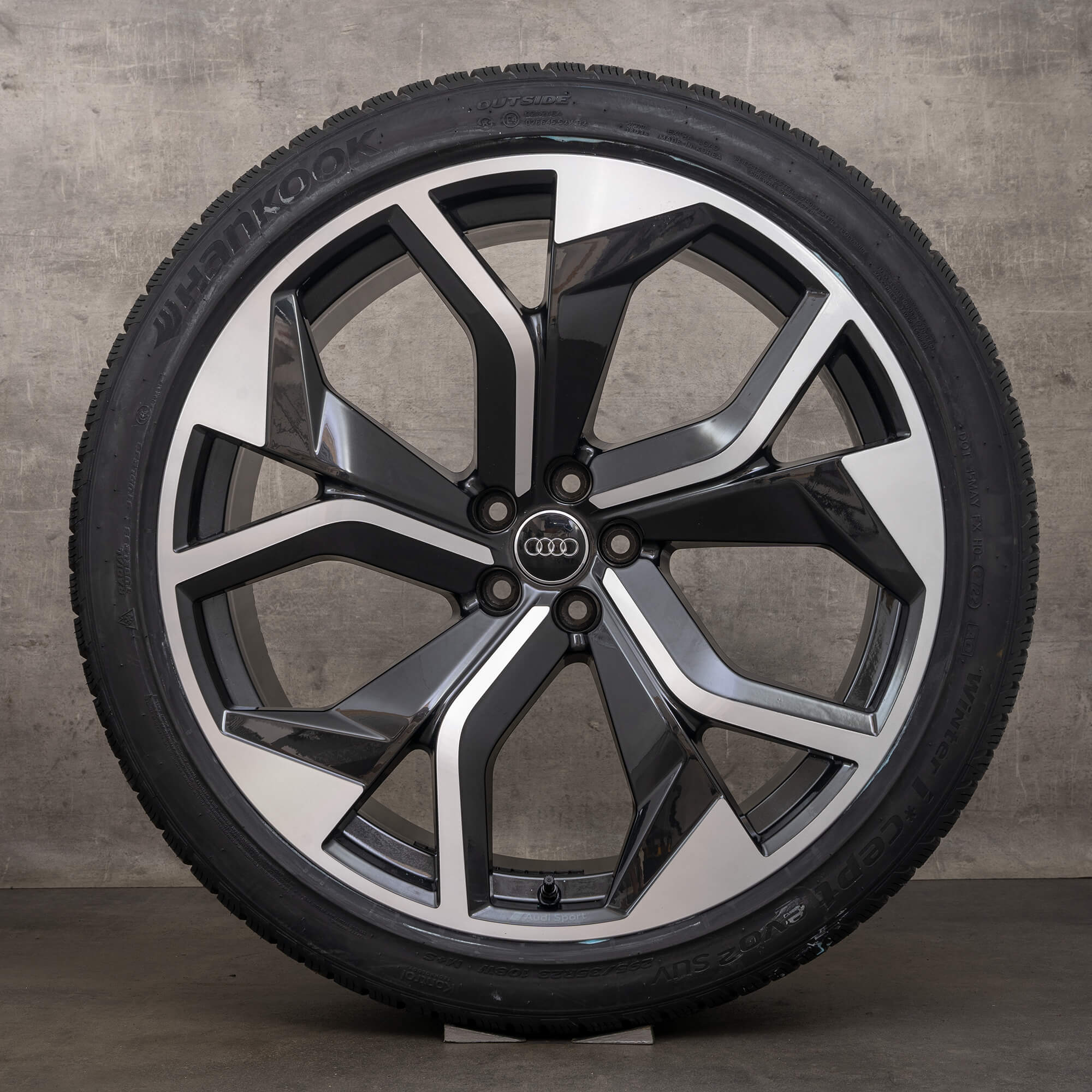 Audi RS Q8 winter tires wheels 23 inch rims 4M8601025AH