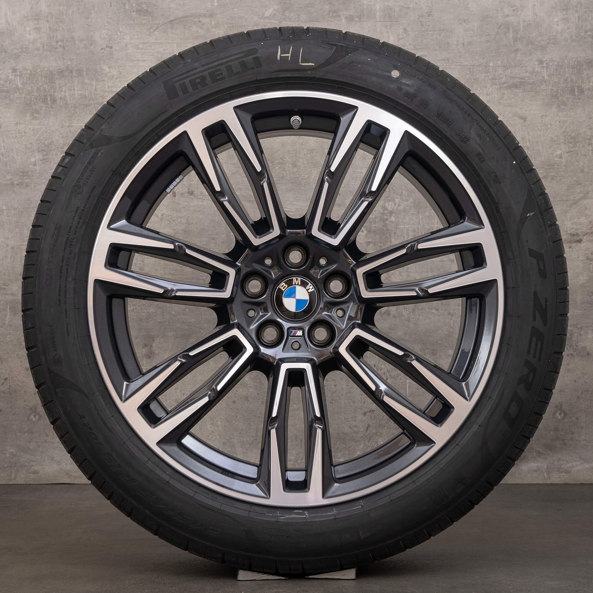 BMW 5 Series G60 G61 i5 summer wheels 19 inch rims tires 5A324E0 ...