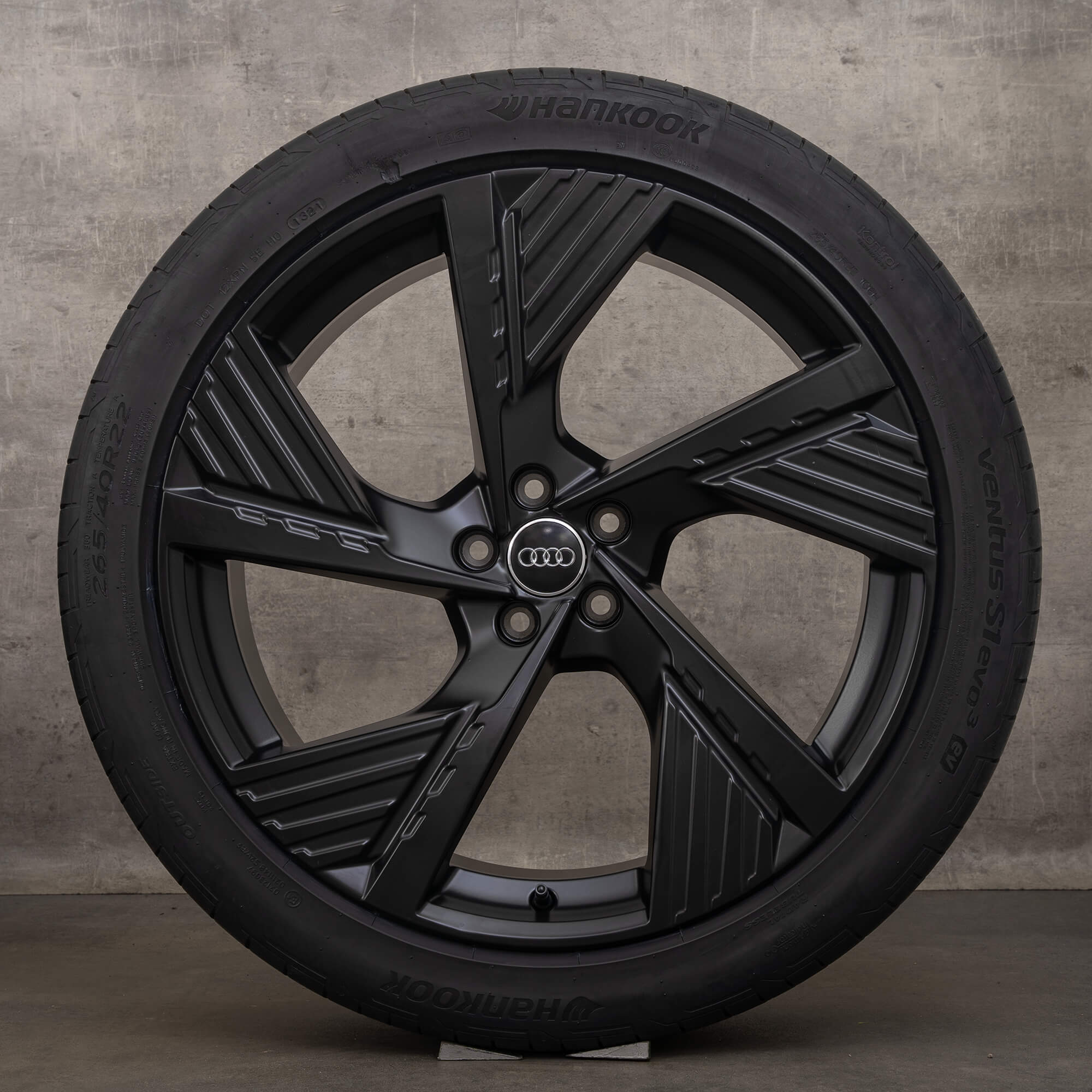 OEM Audi Q8 e-tron snow tire packages 22 inch GEN GEA & Sportback rims ...