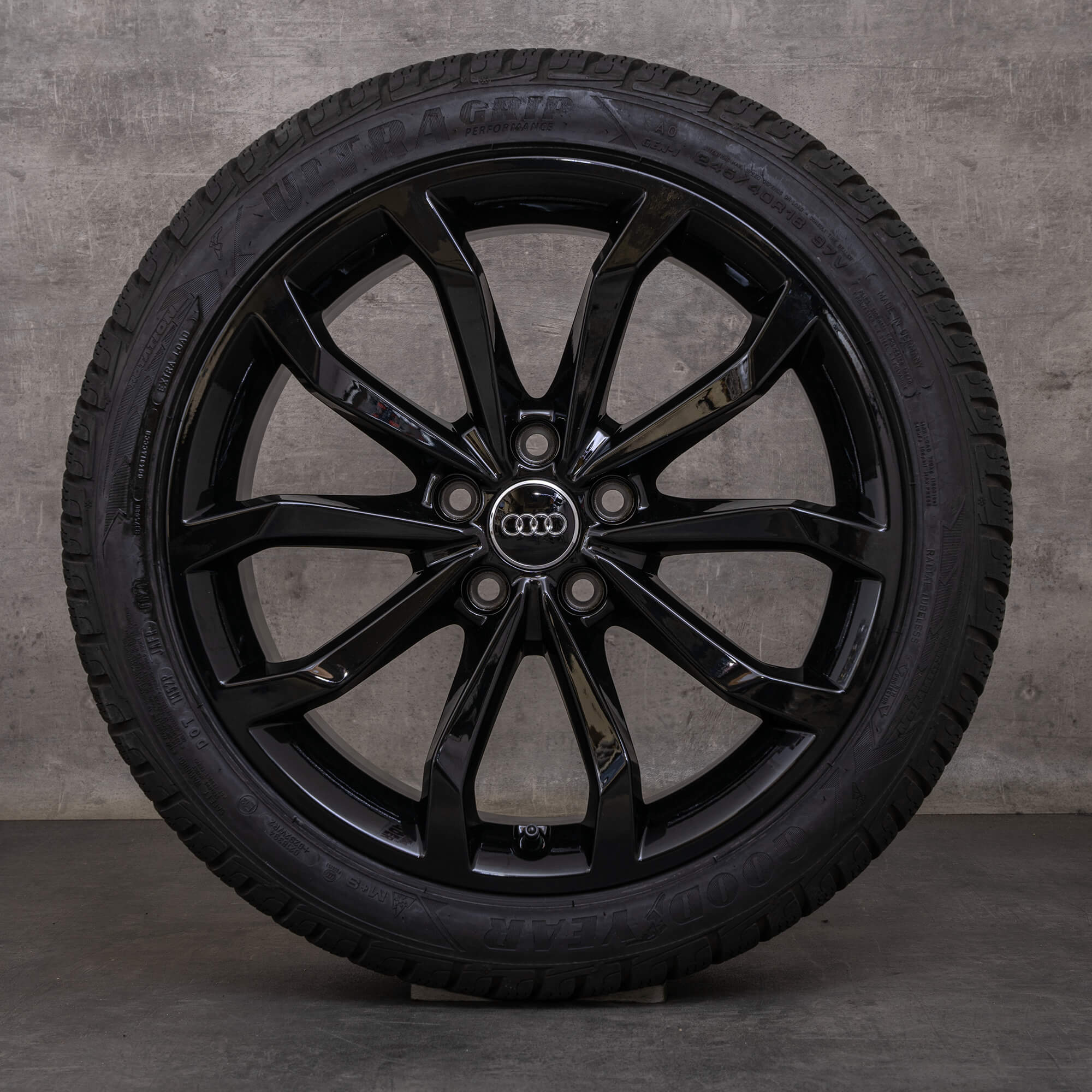 OEM Audi A4 S4 snow tire packages 18 inch B9 8W rims 8W0601025H black ...
