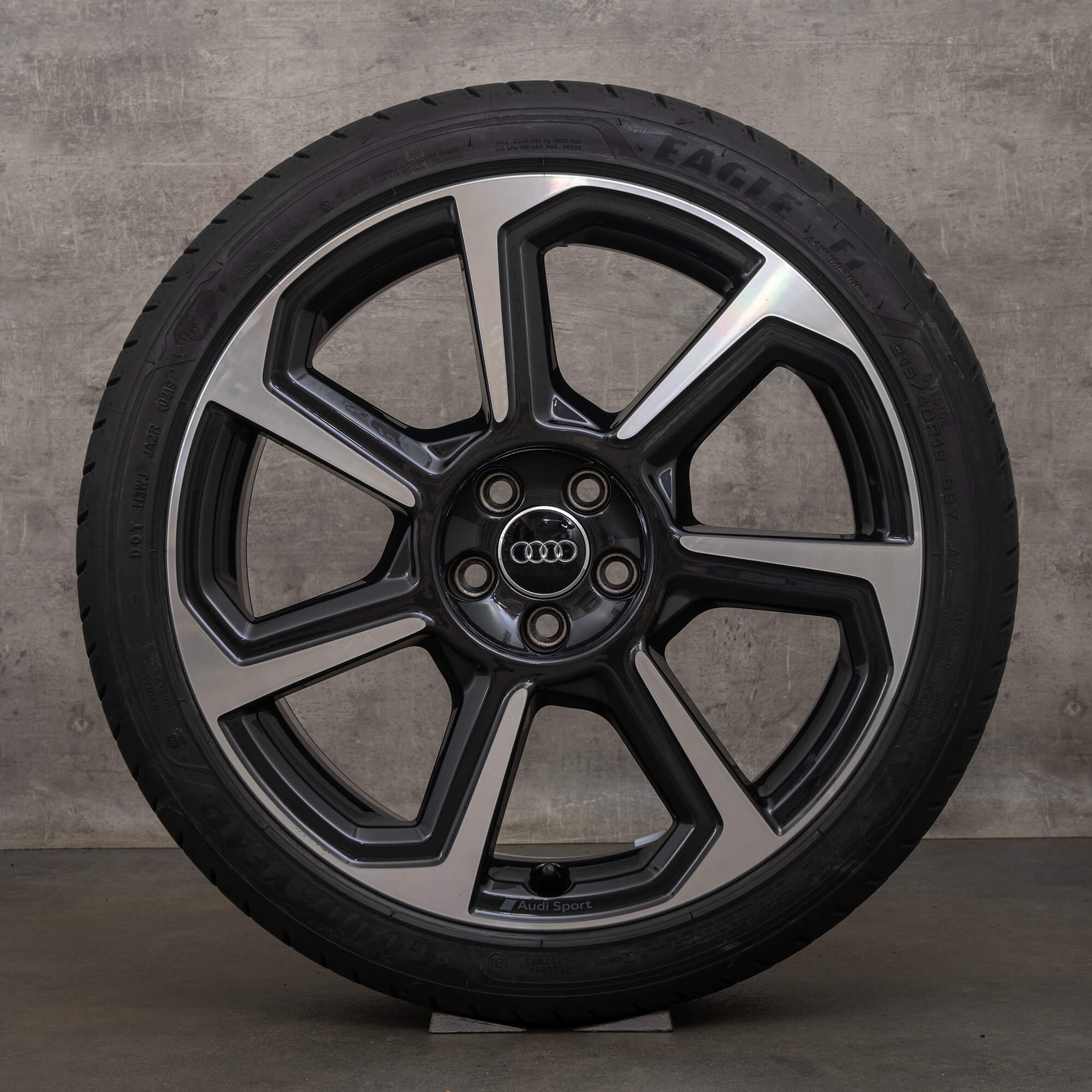 Originele Audi A1 velgen 18 inch GB zomerwielen 82A601025AB rotor zwart ...