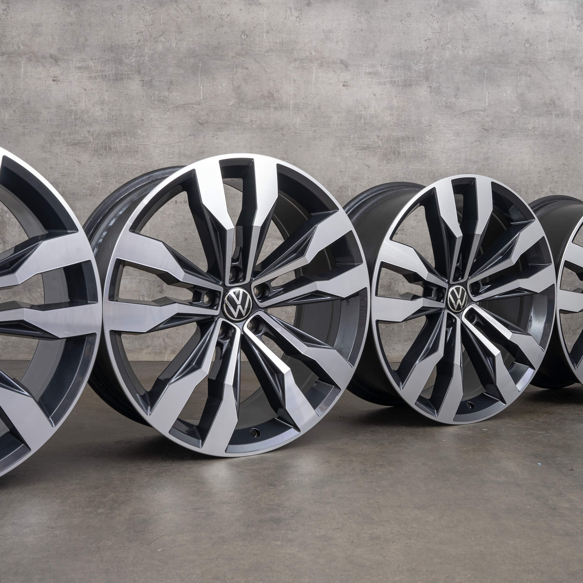 VW Tiguan 2 II 5NA 5N 20 inch rims Suzuka 5NA601025G