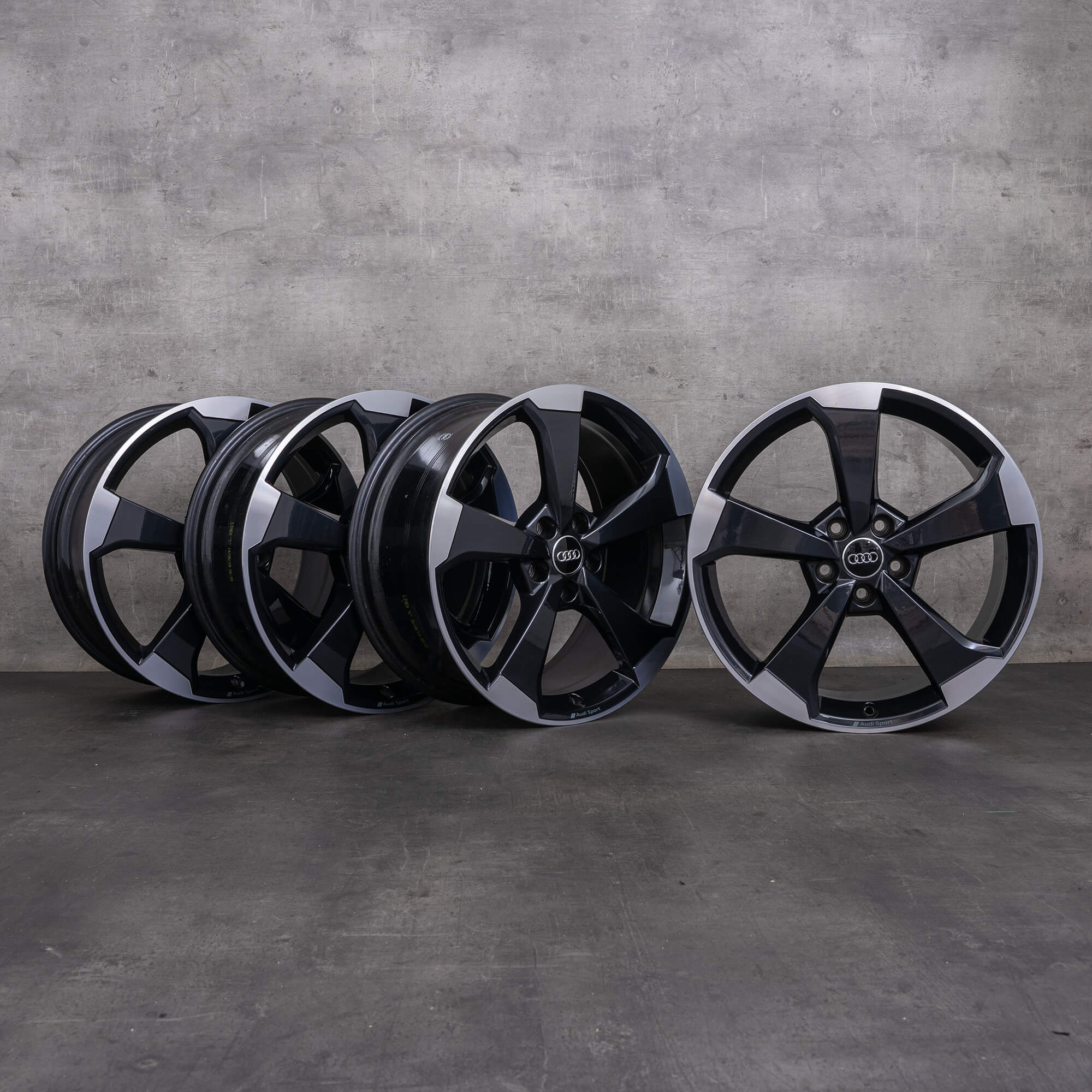 Original Audi 19 inch jante A3 S3 RS3 8V Rotor 8V0601025ET negru lucios ...