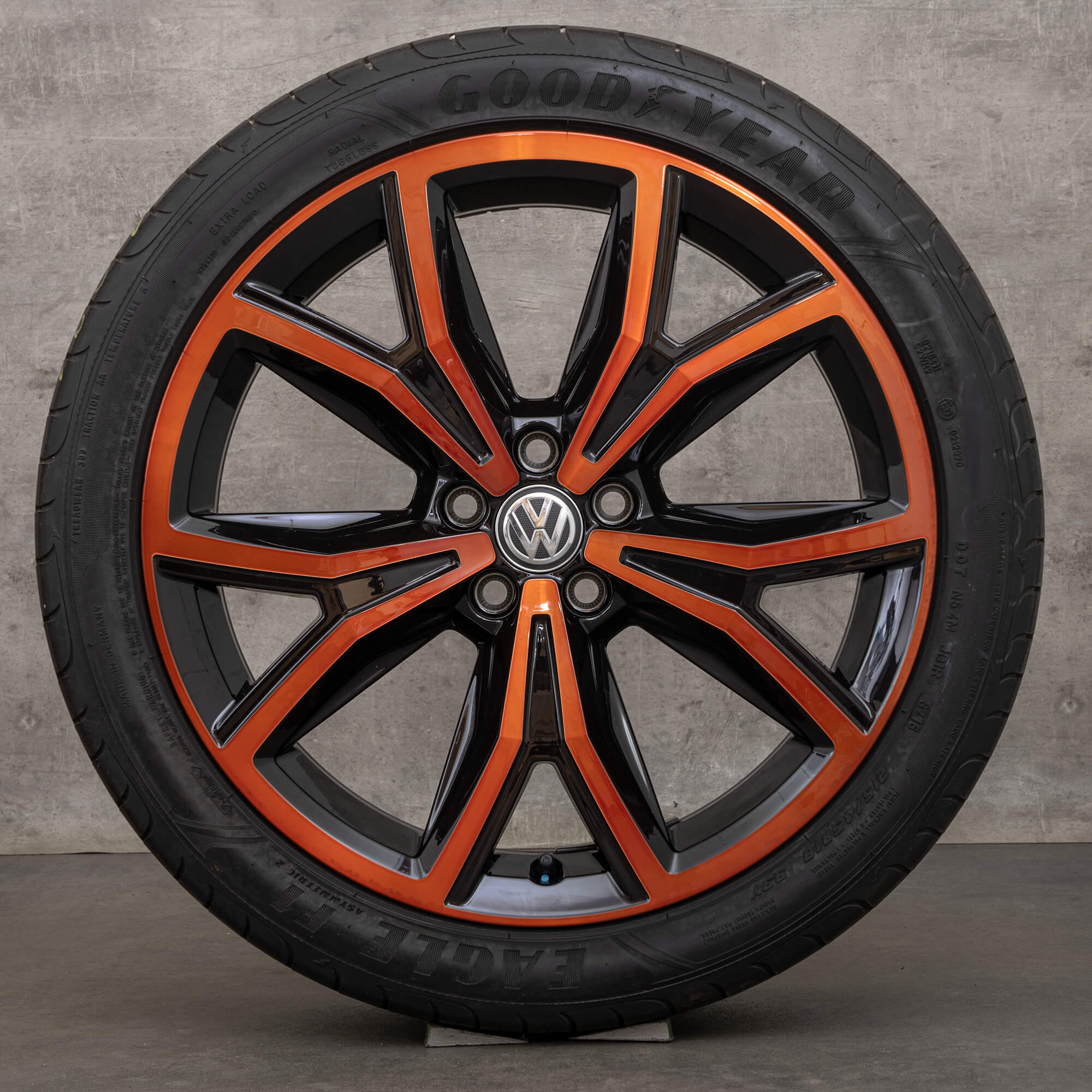 VW T-Cross C1 sommarhjul 18 tums fälgar Köln sommardäck 2GM601025F