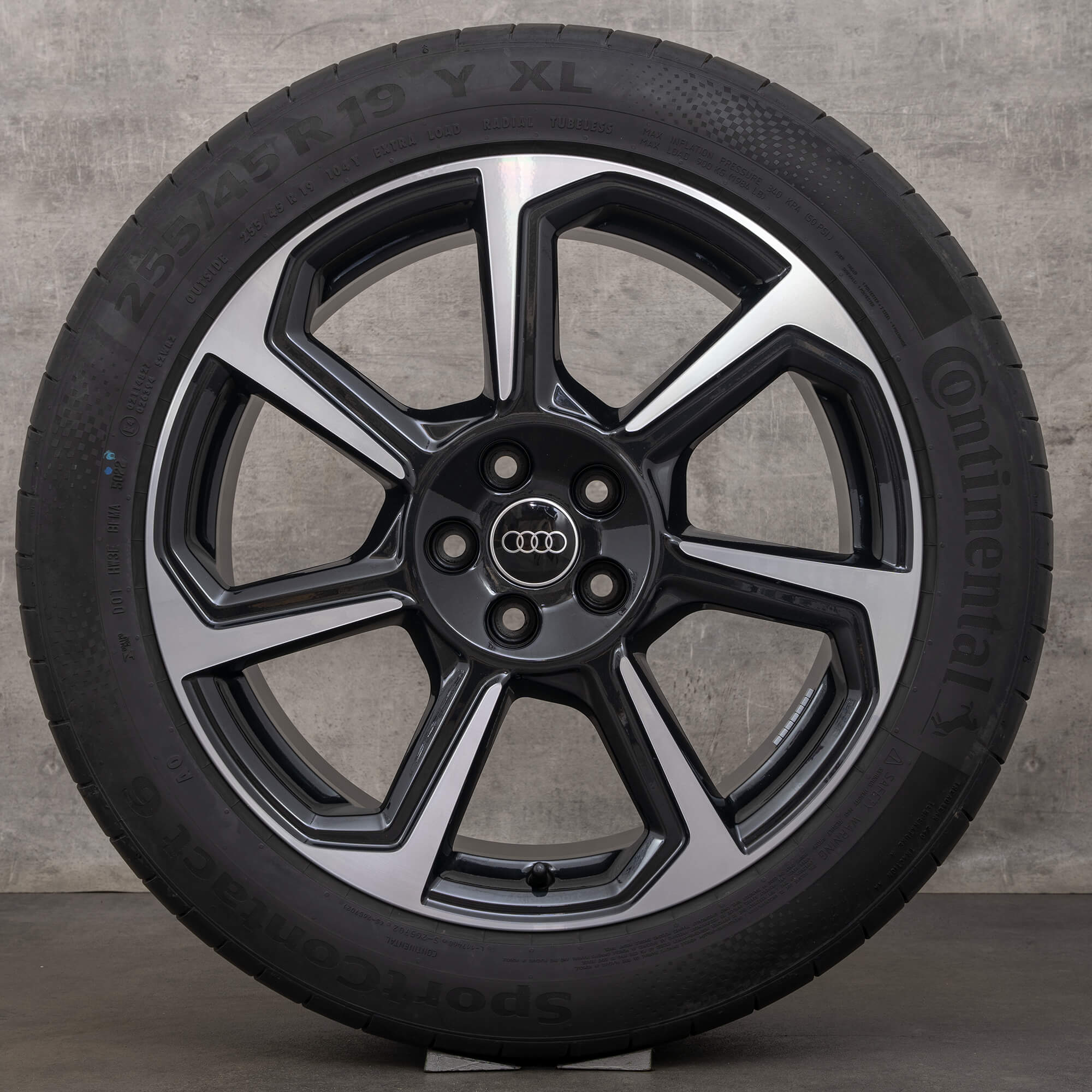 Audi Q3 F3 summer wheels 19 inch rims rotor tires 83A601025D