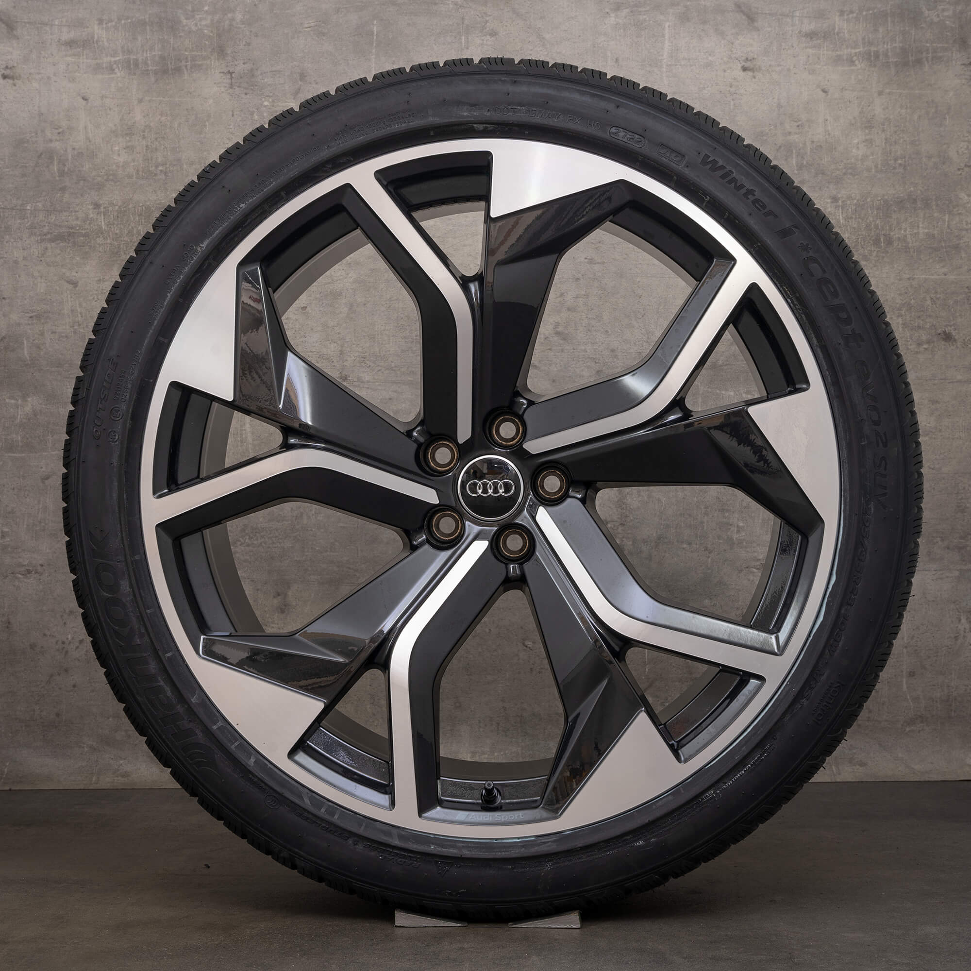 Audi RS Q8 winter tires wheels 23 inch rims 4M8601025AH