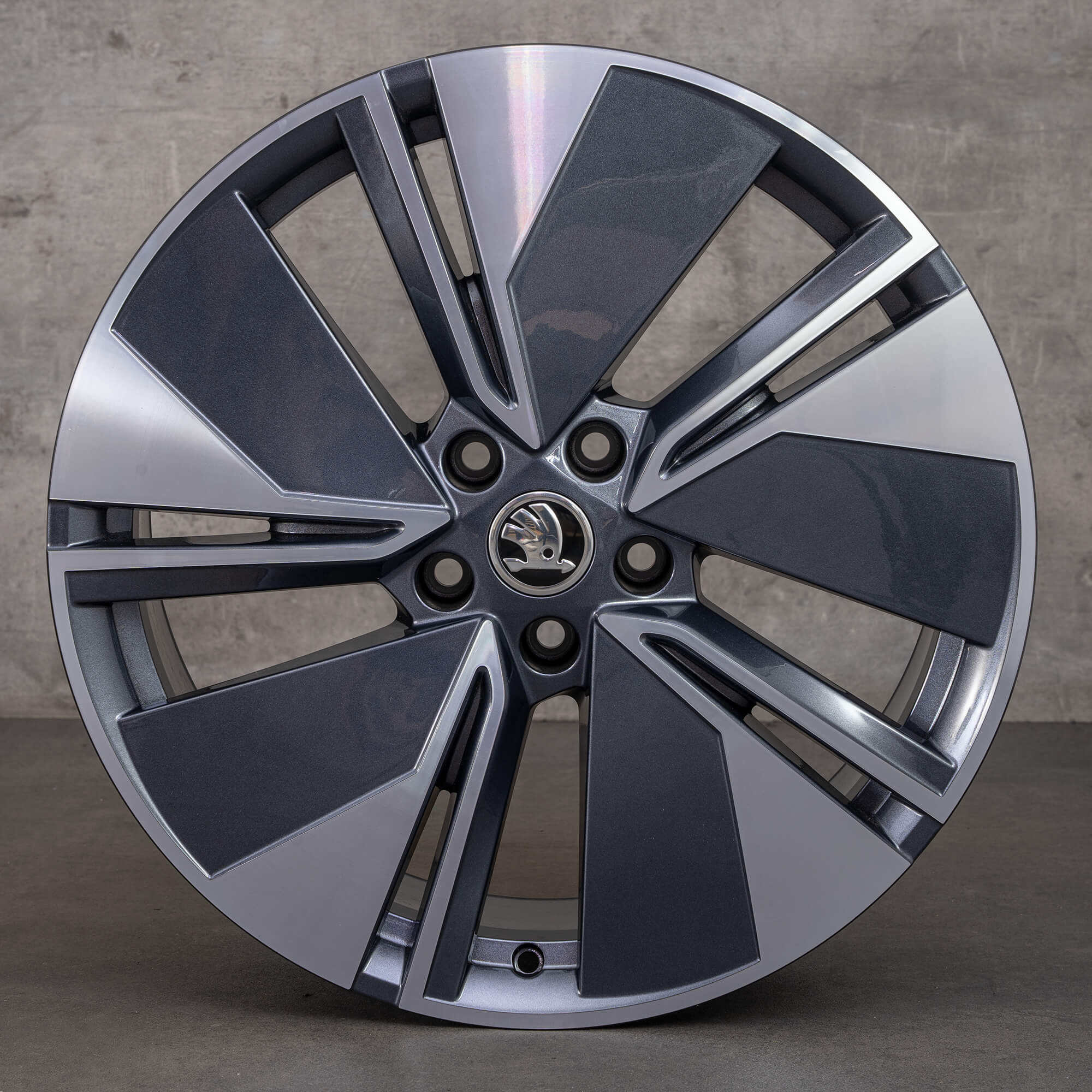 Skoda 19 inch rims Enyaq iV Regulus aluminum 5LA601025A NEW