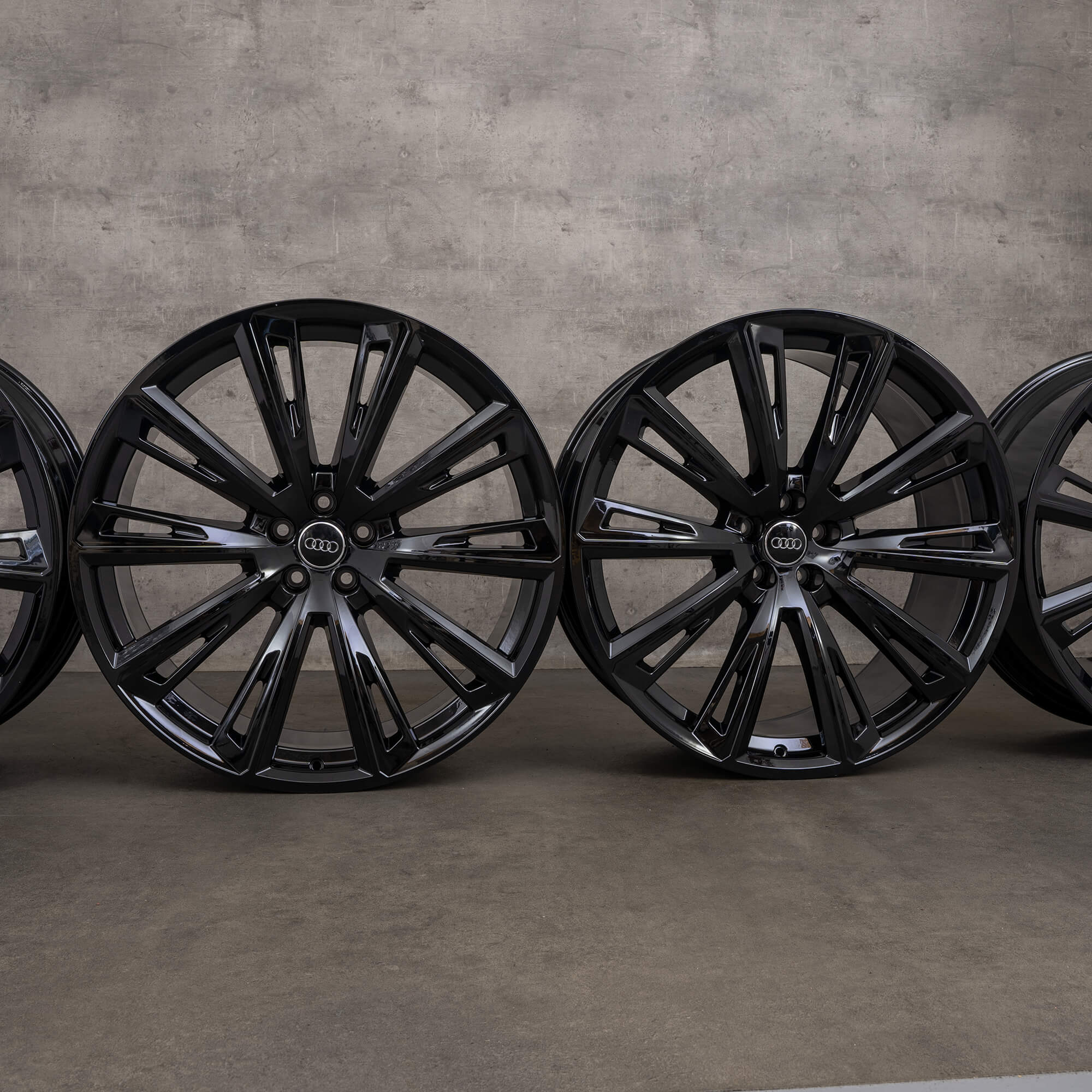 Audi Q8 SQ8 23 Zoll Felgen 4M8601025AT 5-Doppelspeichen-Konkavmodul-Design NEU