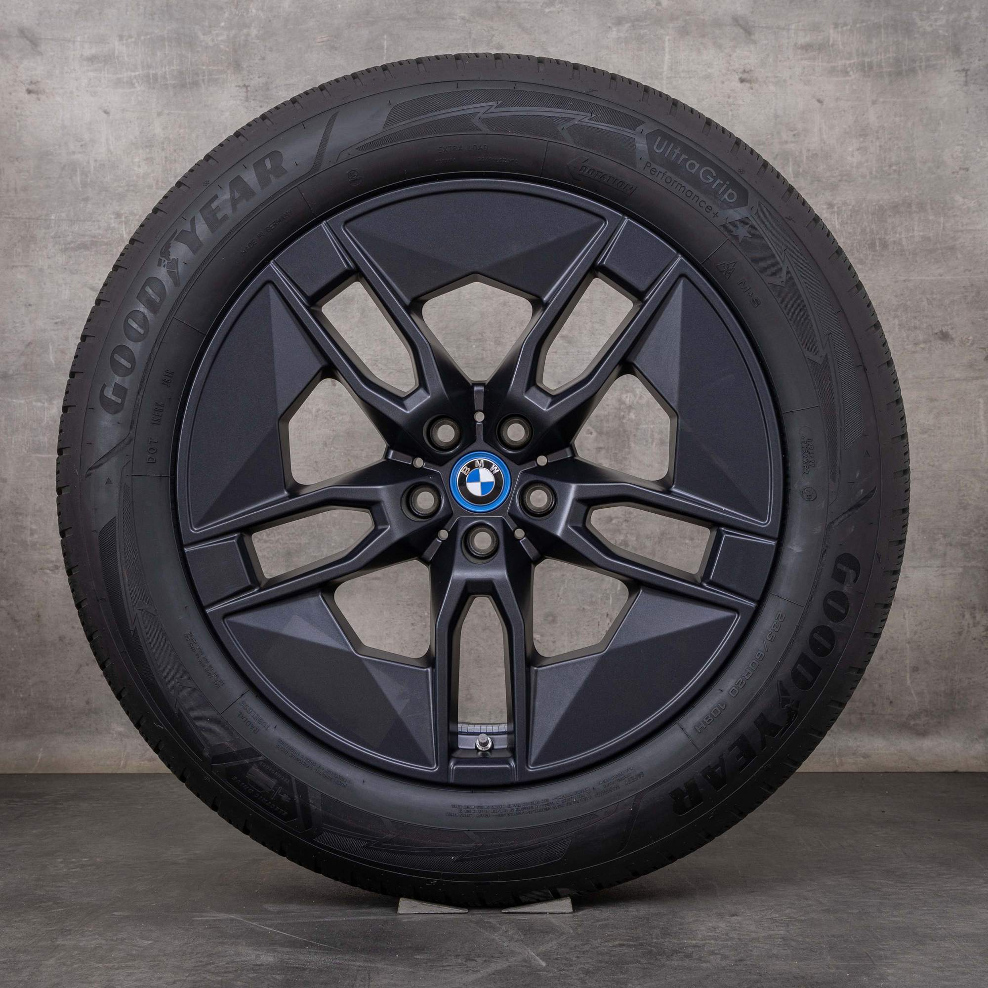 Original zimní pneu s disky BMW iX i20 20palcové ráfky Styling 1002 ...