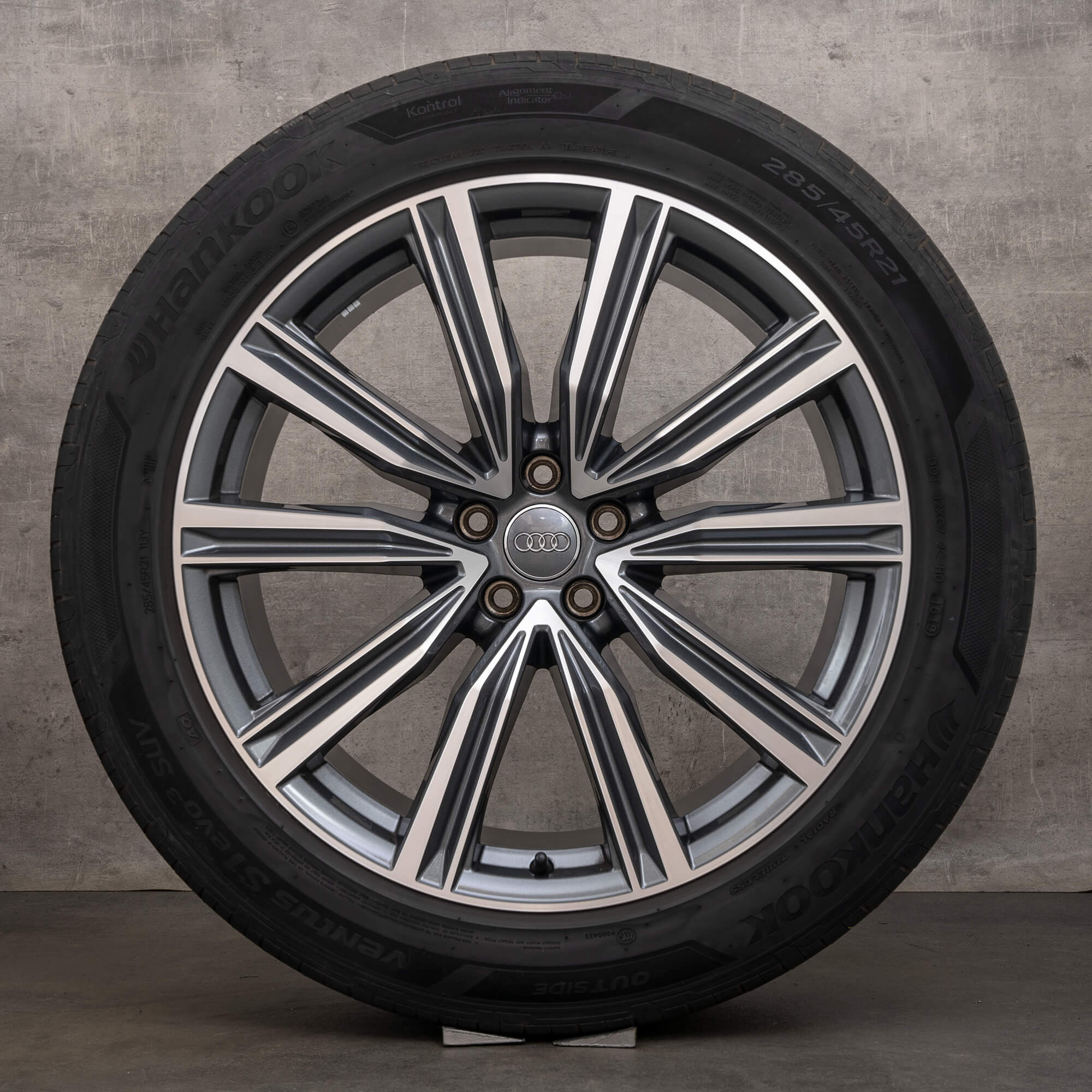 Audi Q8 SQ8 4M8 summer tires wheels 21 inch alloy rims 4M8601025G