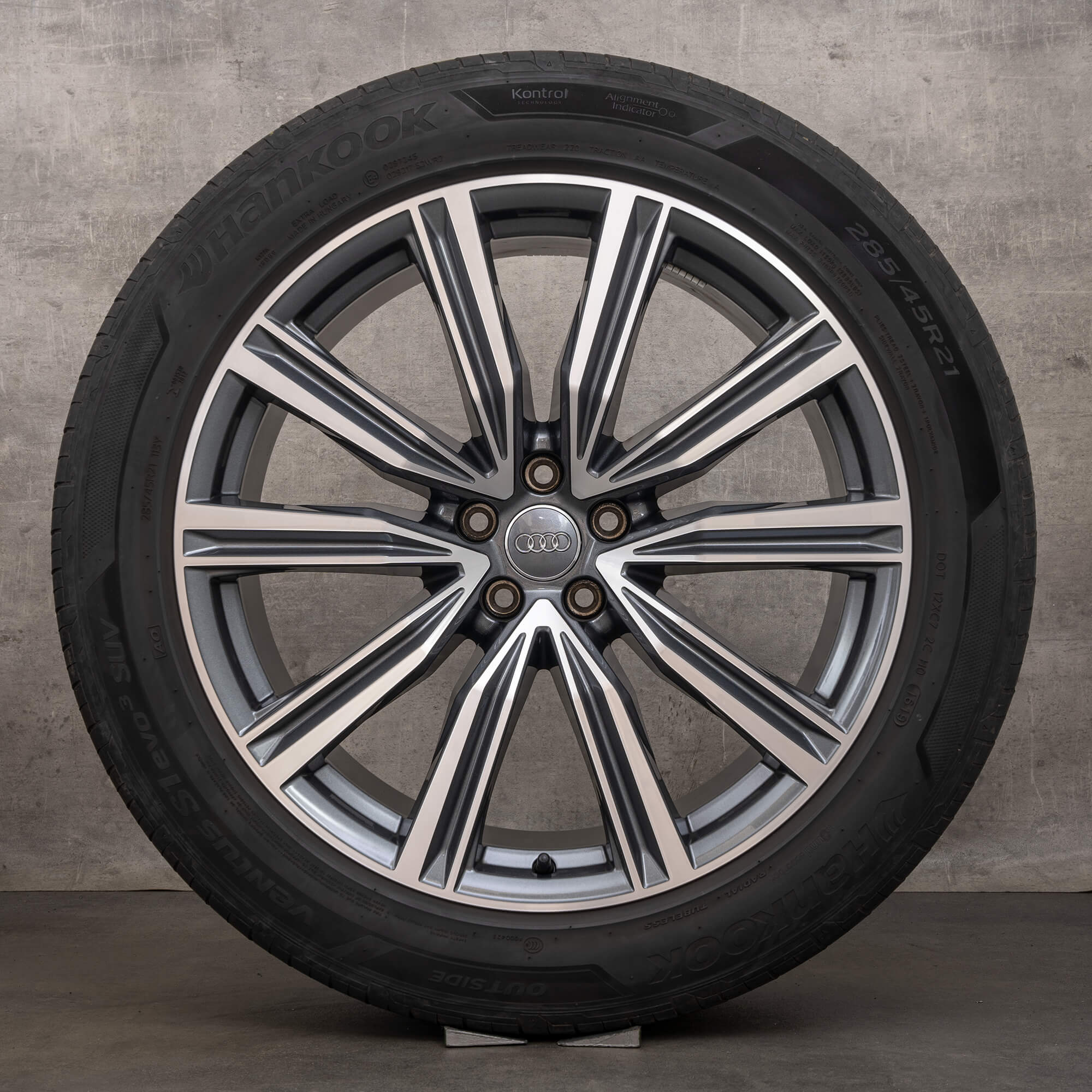 Audi Q8 SQ8 4M8 summer tires wheels 21 inch alloy rims 4M8601025G