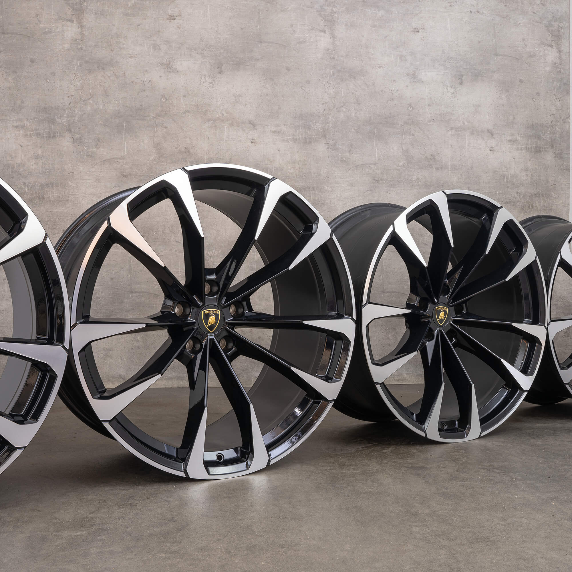Lamborghini Urus 23 inch rims 4ML601025AE 4ML601025AF Taigete high-sheen