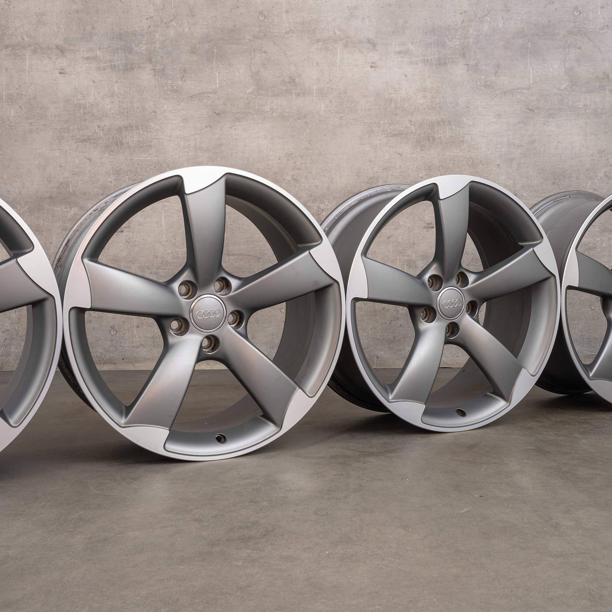 Audi A4 S4 B8 8K 19 Zoll Felgen Rotor 8K0601025CN titan matt