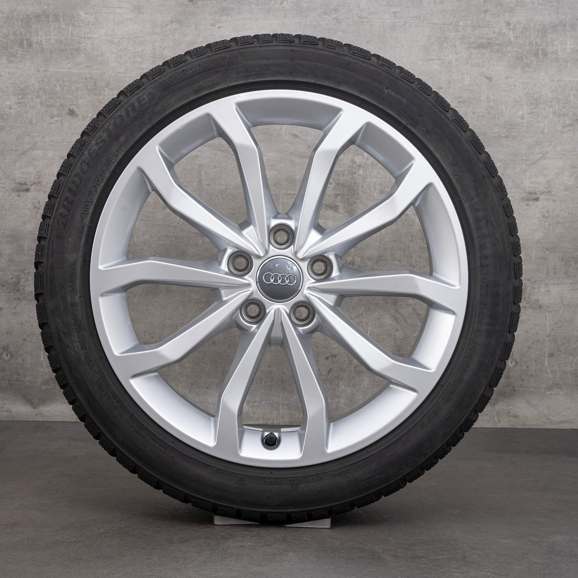 Audi 18 inch velgen A4 S4 B9 8W winterbanden wintervelgen 8W0601025ED 7 mm