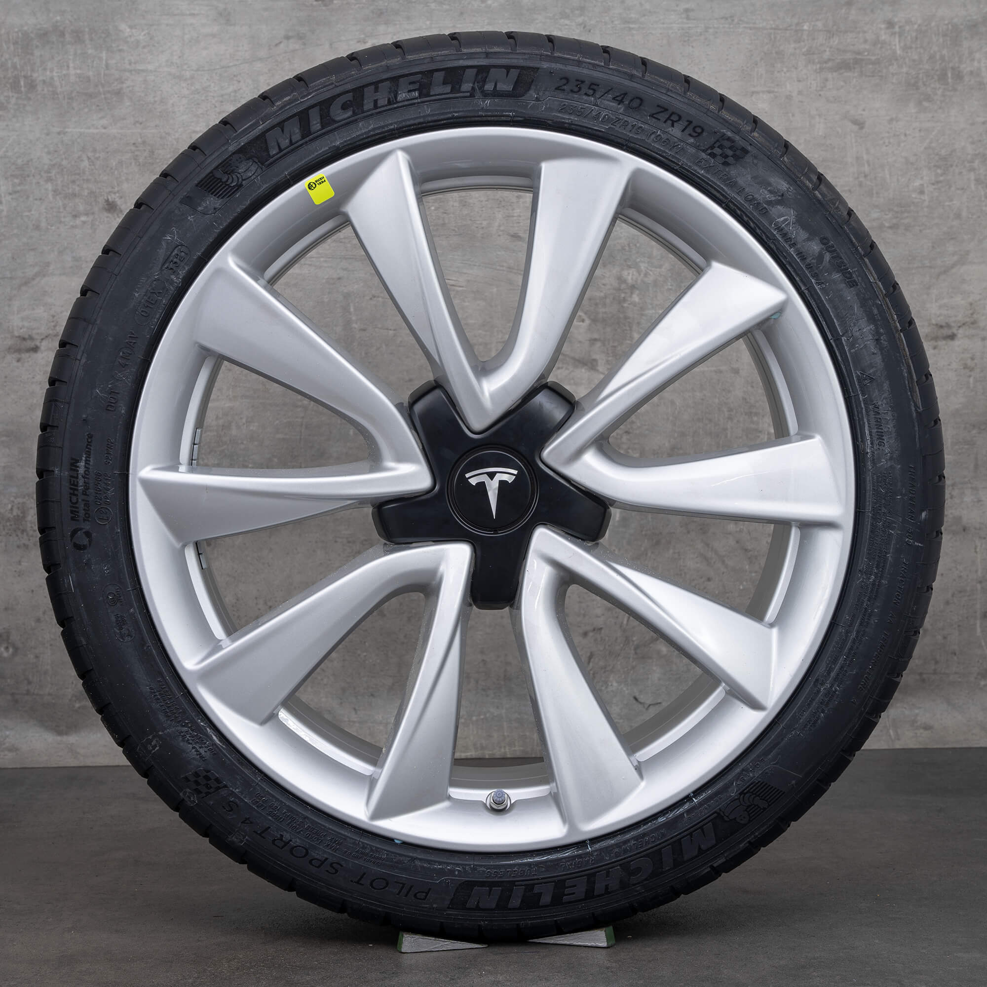 Tesla Model 3 Performance roues été 19 pouces pneus jantes 1044224-00-B