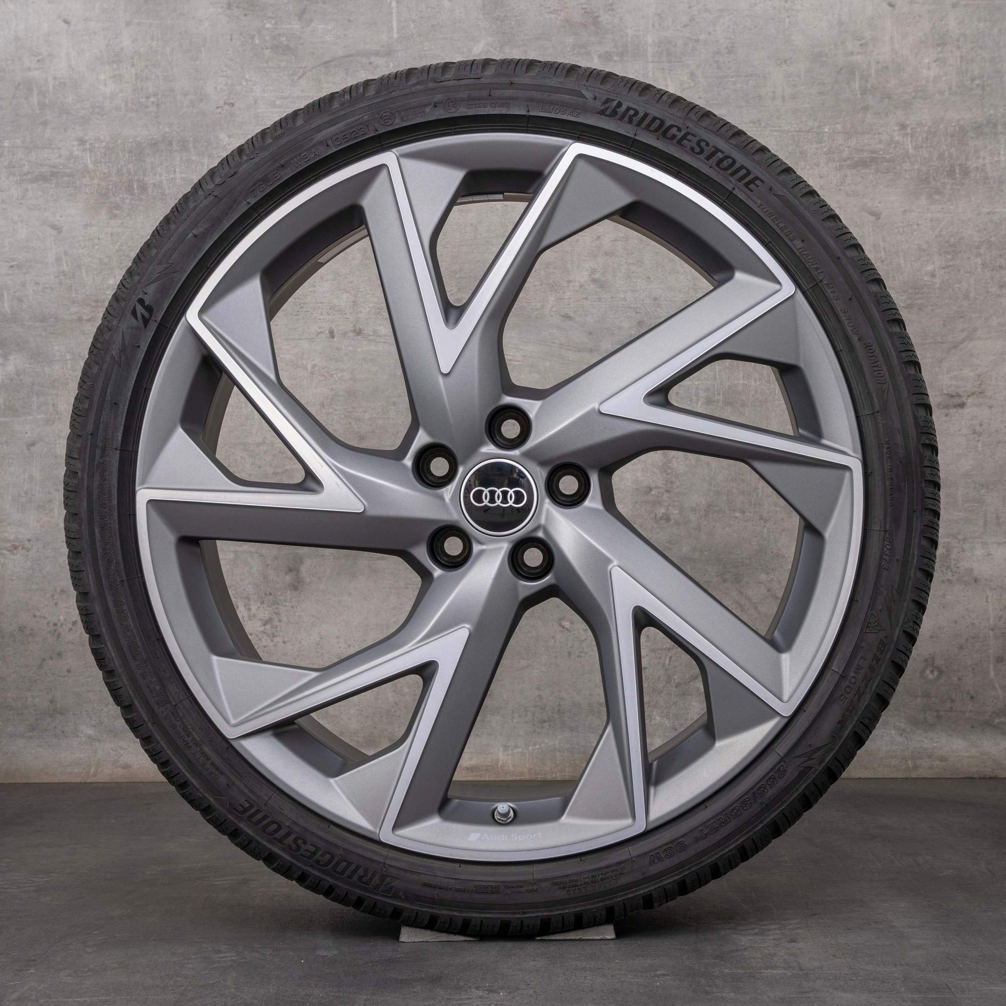 Original Audi RS Q3 vinterhjul 21 tum F3 fälgar 83A601025AE Trigon ...