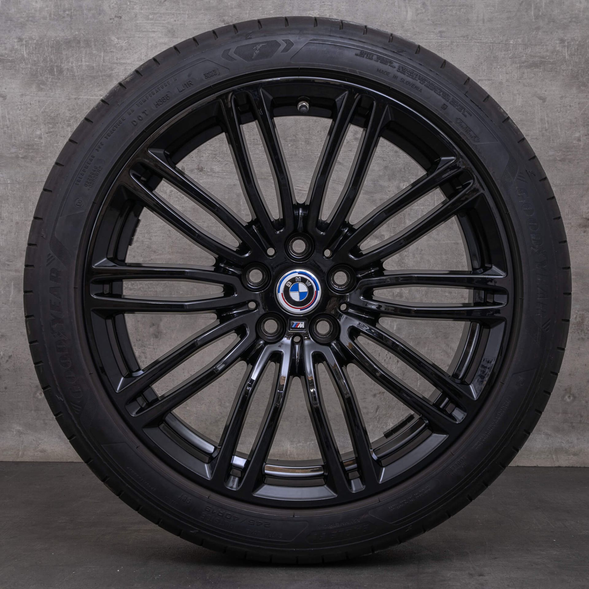 Original BMW 5er Winterräder 19 Zoll G30 G31 Felgen Styling 664 M 7856925 7856926 schwarz hochglanz