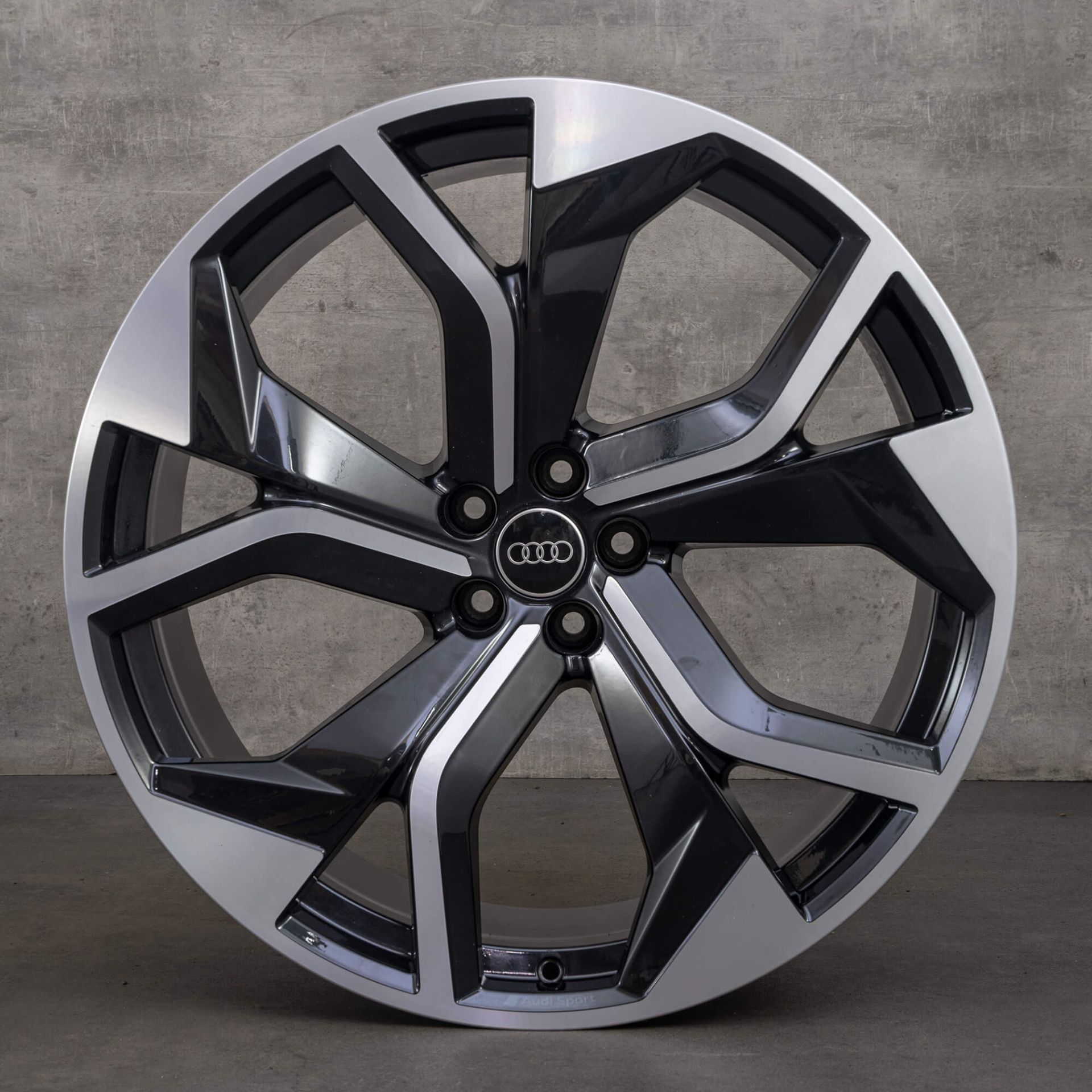Audi RS Q8 4M8 23 inch Rotor rims 10.5 x ET18 aluminum 4M8601025AP