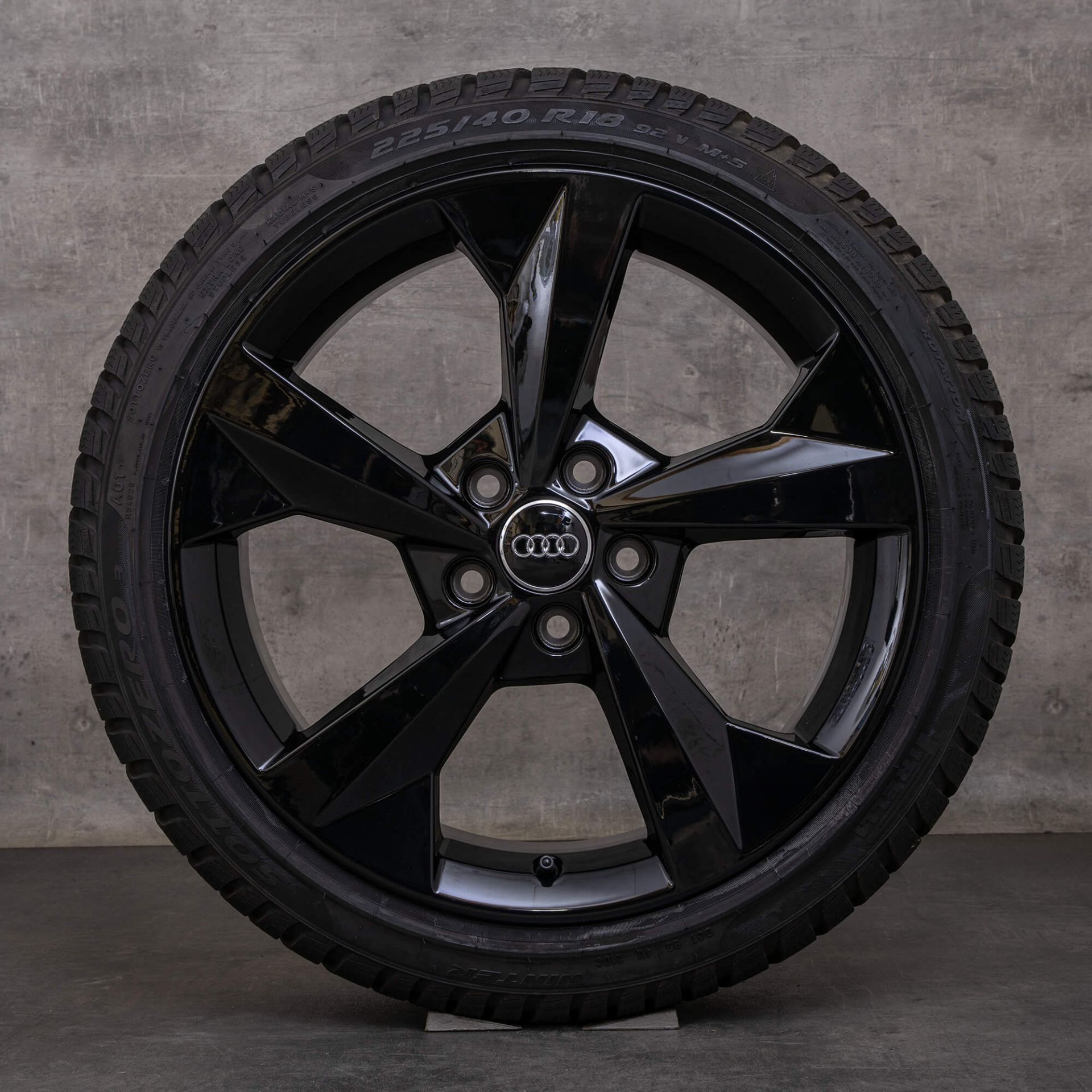 Original Audi A3 S3 Winterräder 18 Zoll 8Y 8V Felgen 8Y0601025CP schwarz glanz
