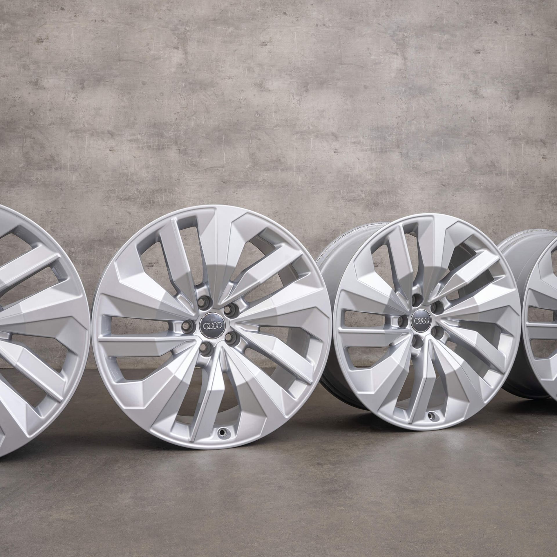 Original Audi Q8 e-tron GE Sportback 20 inch rims 4KE601025N silver