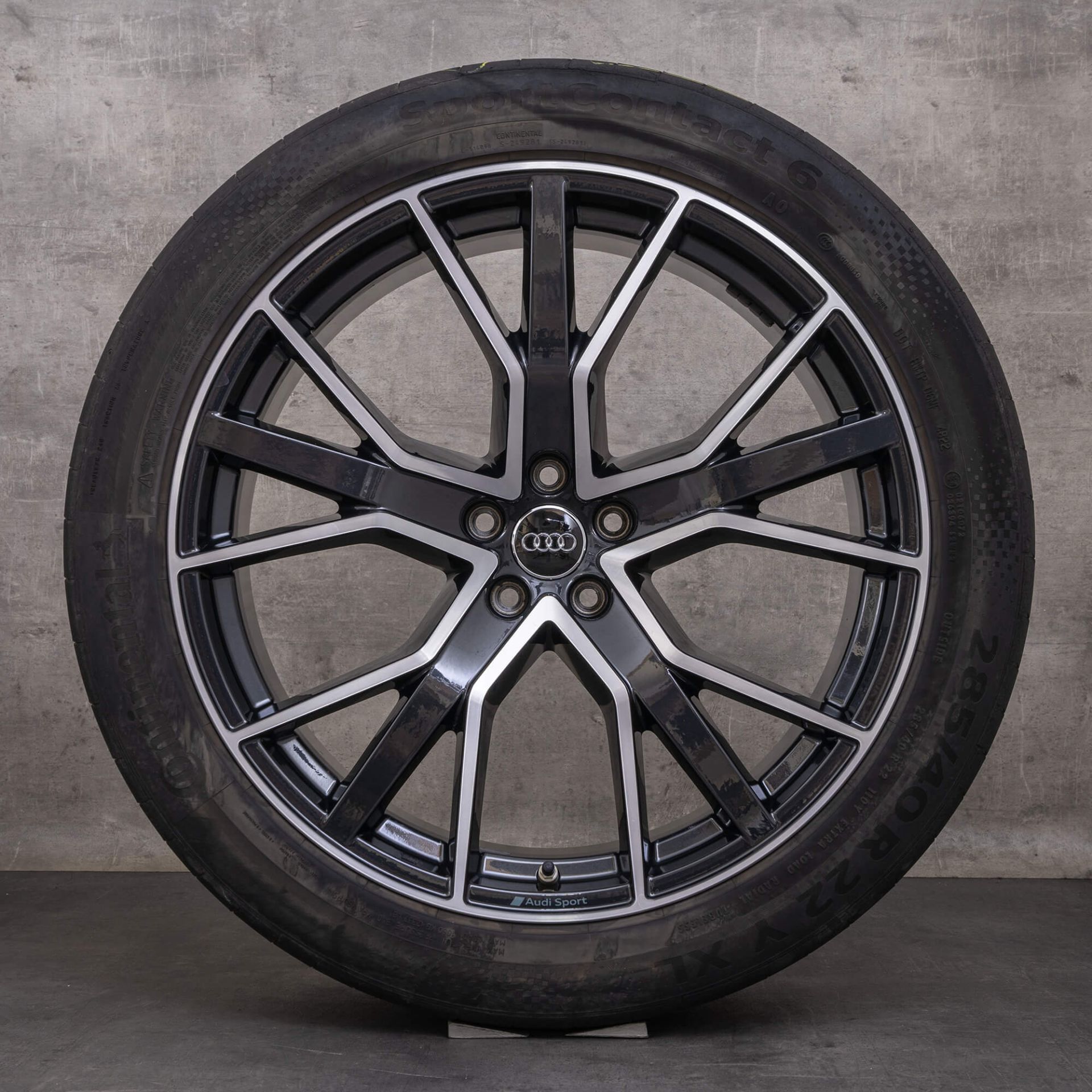 OEM Audi Q8 SQ8 snow tire packages 22 inch 4M8 rims 4M8601025Q black ...