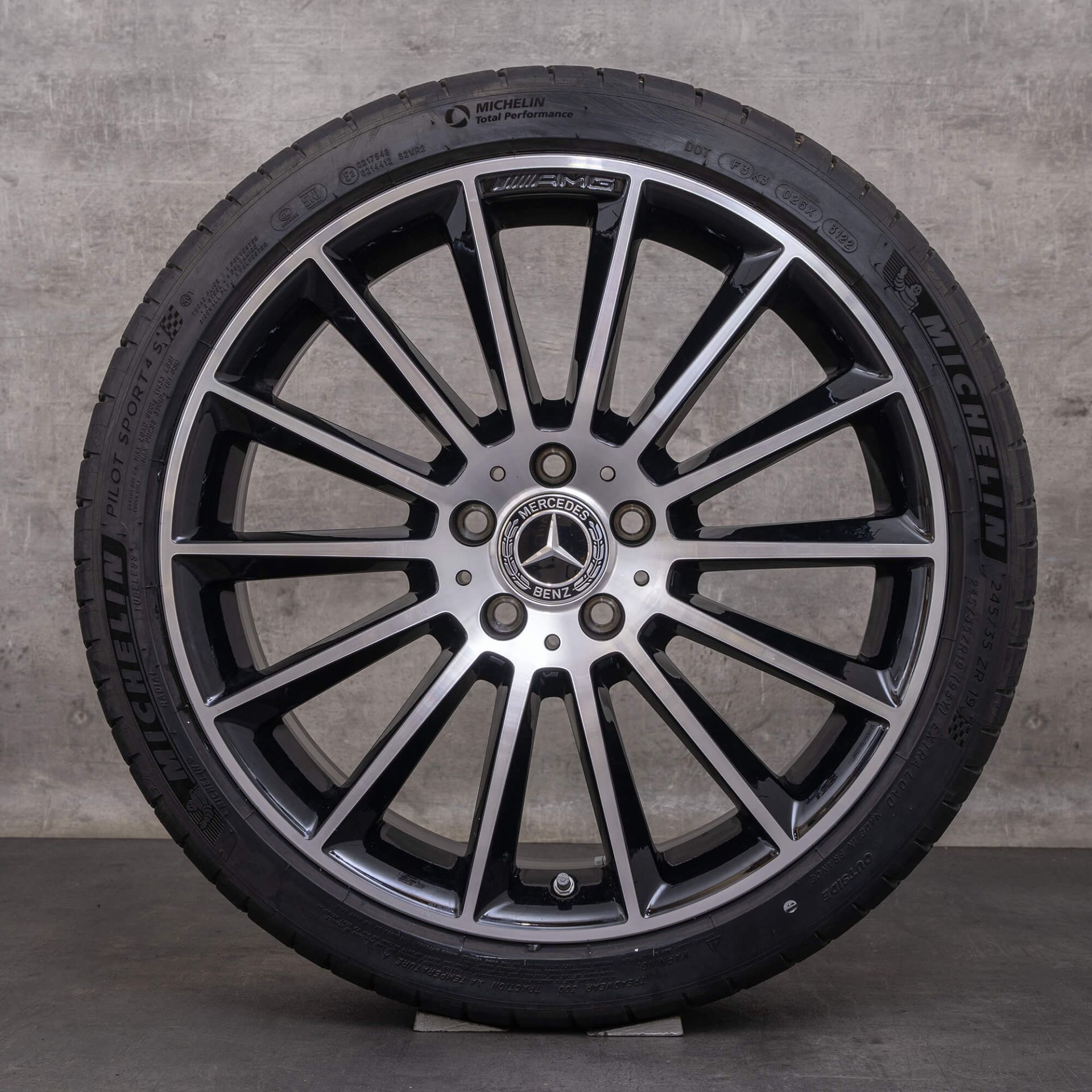 Original Mercedes Benz CLA AMG Felgen 19 Zoll C118 X118 Sommerräder ...