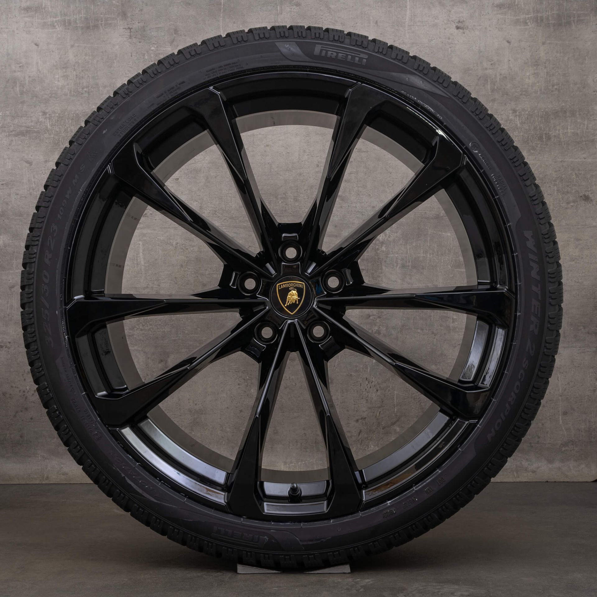 OEM Lamborghini Urus snow tire packages 23 inch rims 4ML601025CP ...
