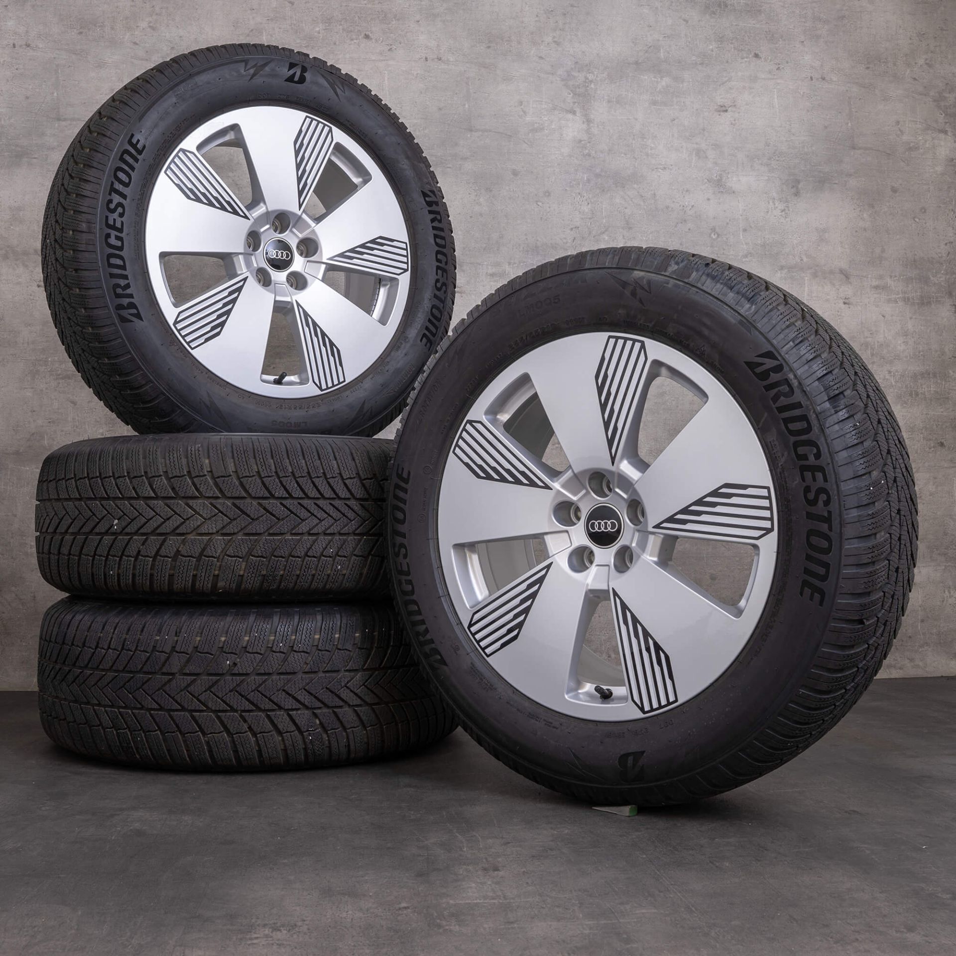 OEM Audi Q8 e-tron snow tire packages 19 inch 4KE GE Rim Aero ...