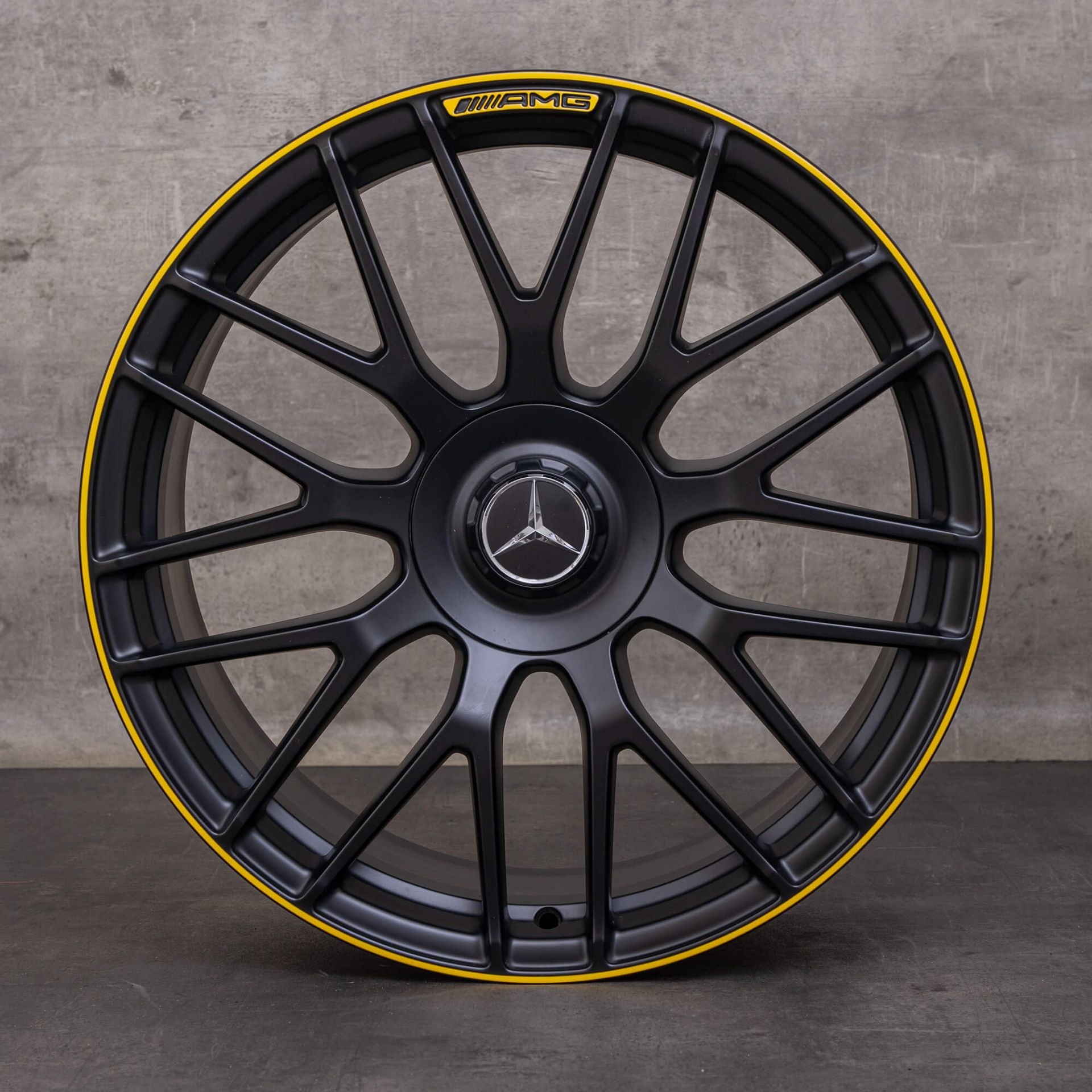 Original Mercedes Benz C-Klass C63 & S AMG fälgar / fälg 19 tum W205 S205 A2054011700 ...